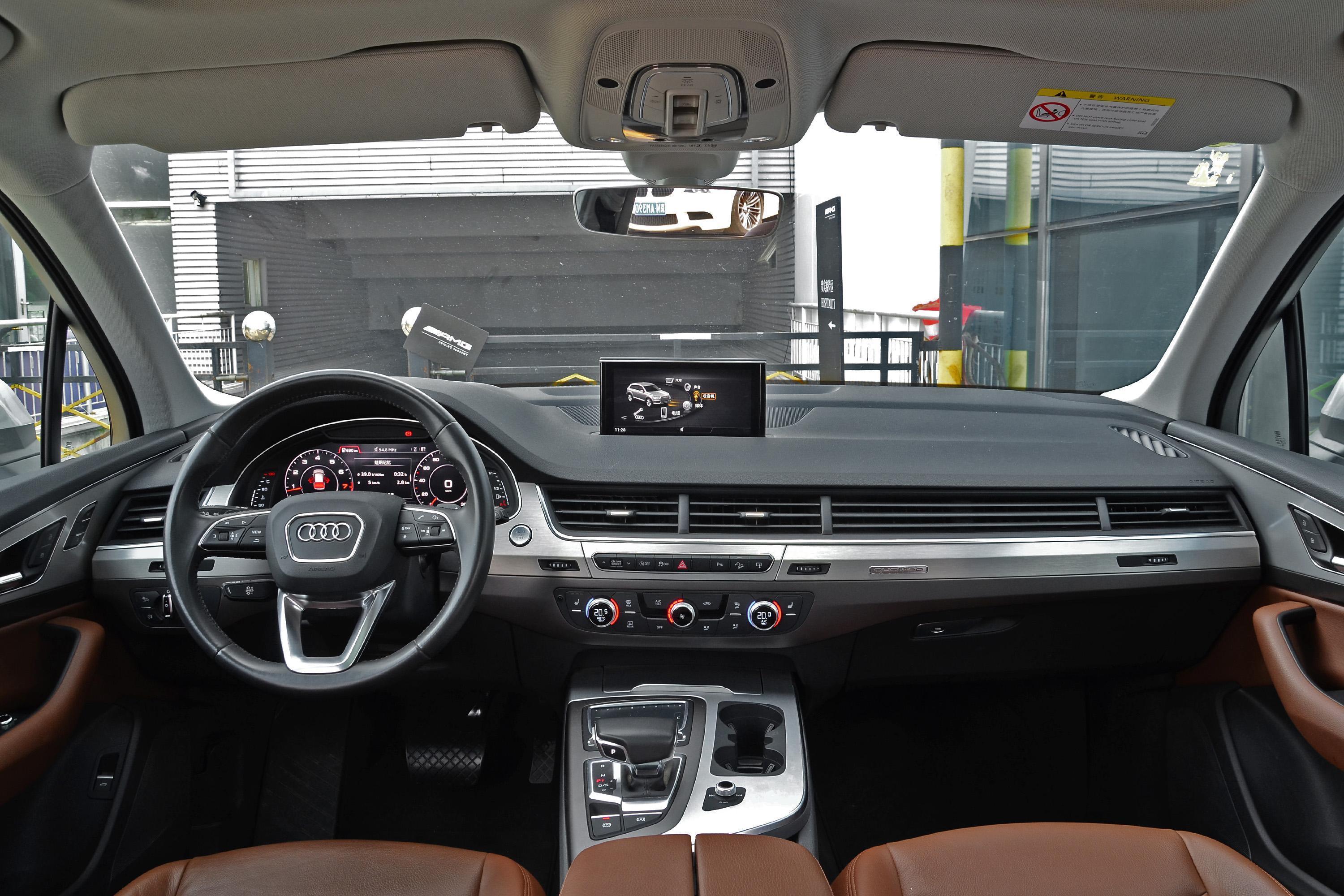 【奥迪Q740 TFSI S line 运动版内饰全景正拍图片-汽车图片大全】-易车