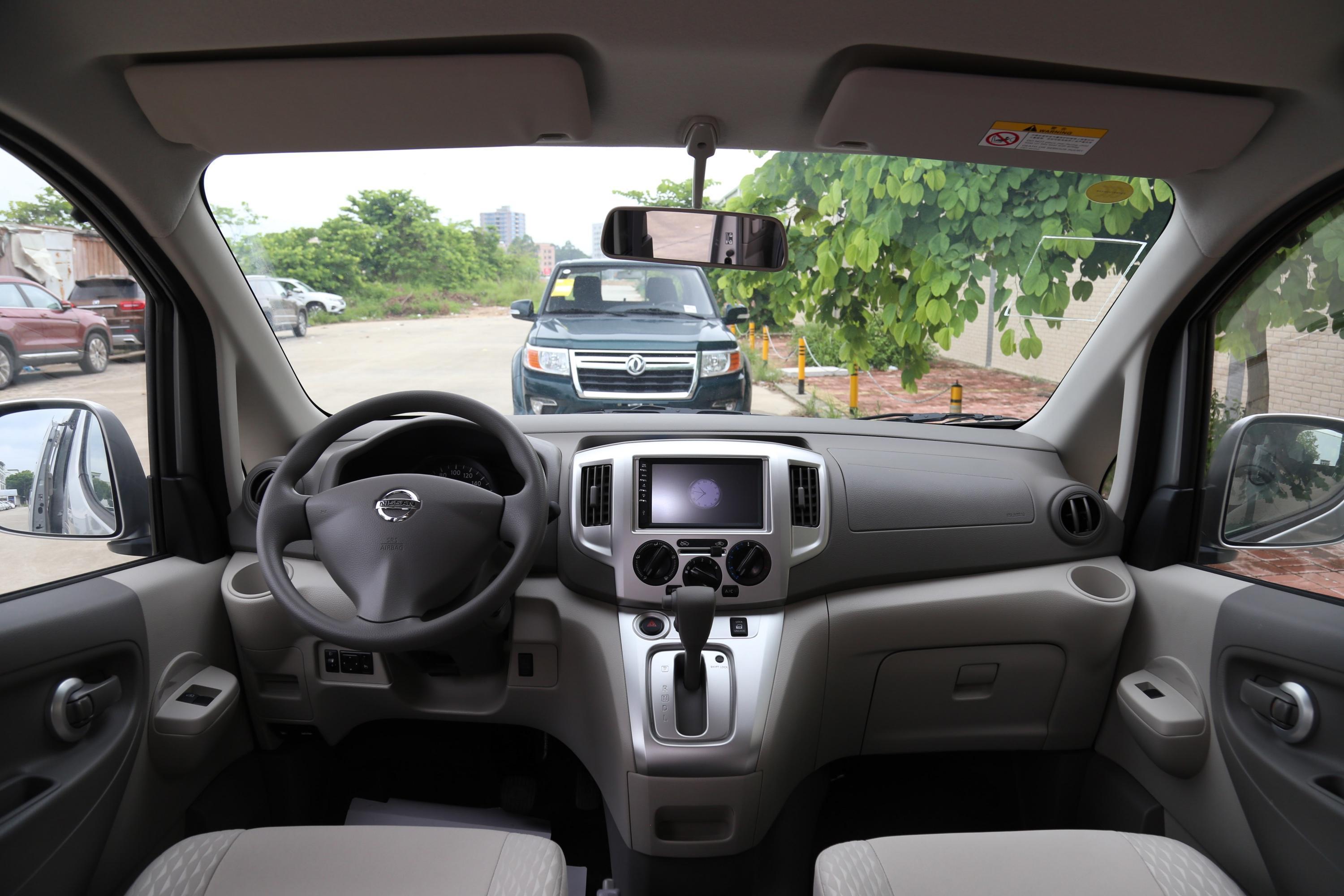 【日产NV2001.6L CVT 尊享版内饰全景正拍图片-汽车图片大全】-易车