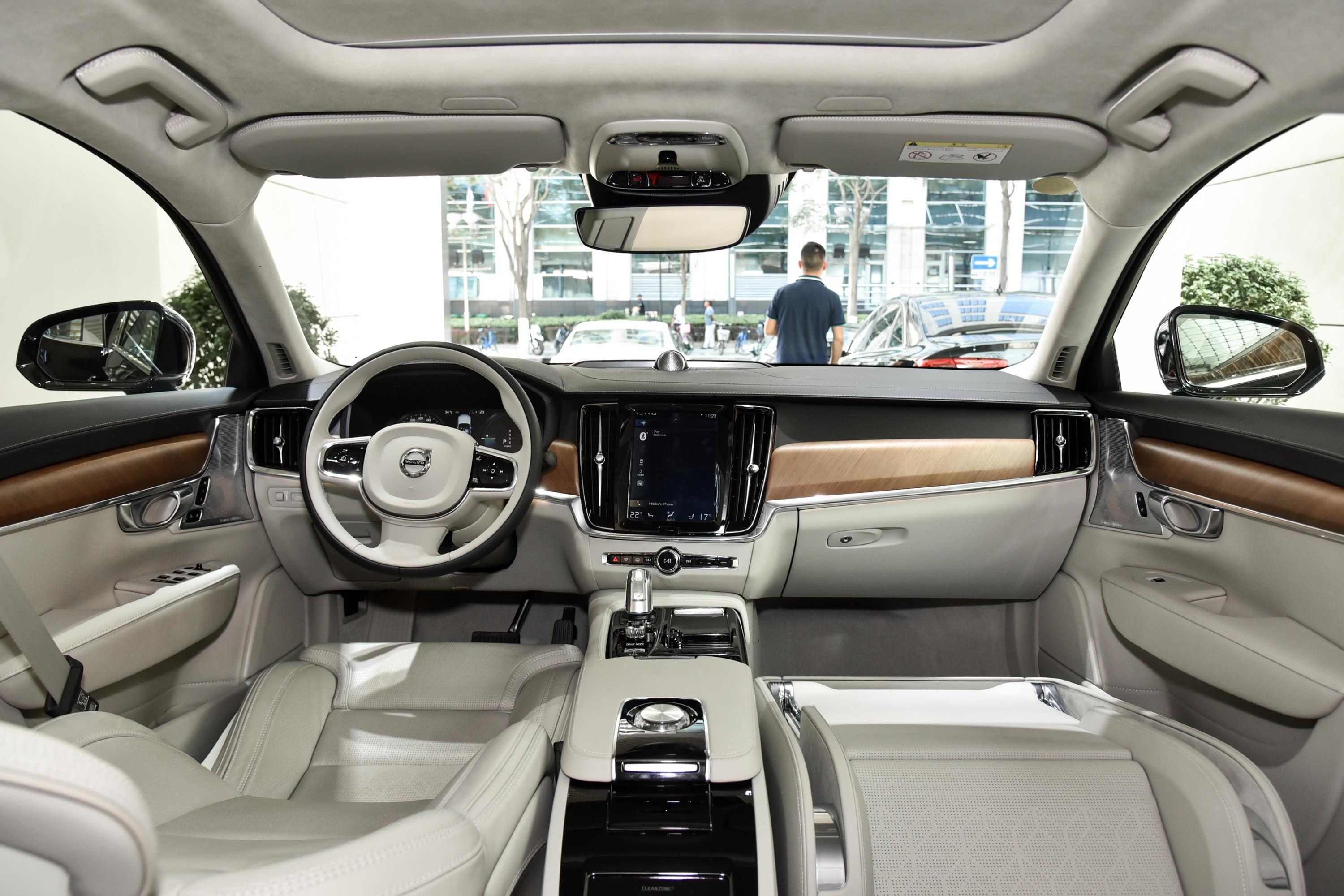 【沃尔沃S90 插电混动T8 Ambience 3座内饰全景正拍图片-汽车图片大全】-易车