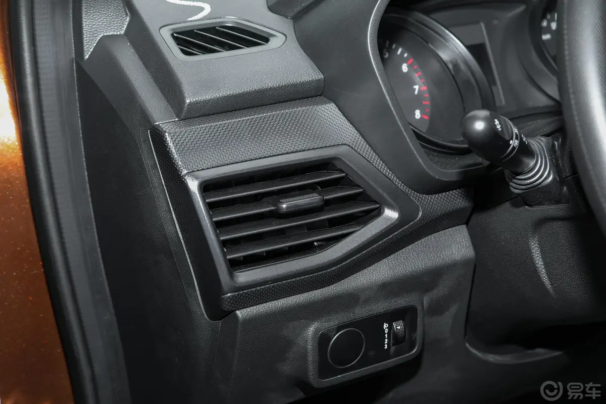 【五菱宏光S1.5L 手动基本型内饰图片-汽车图片大全】-易车