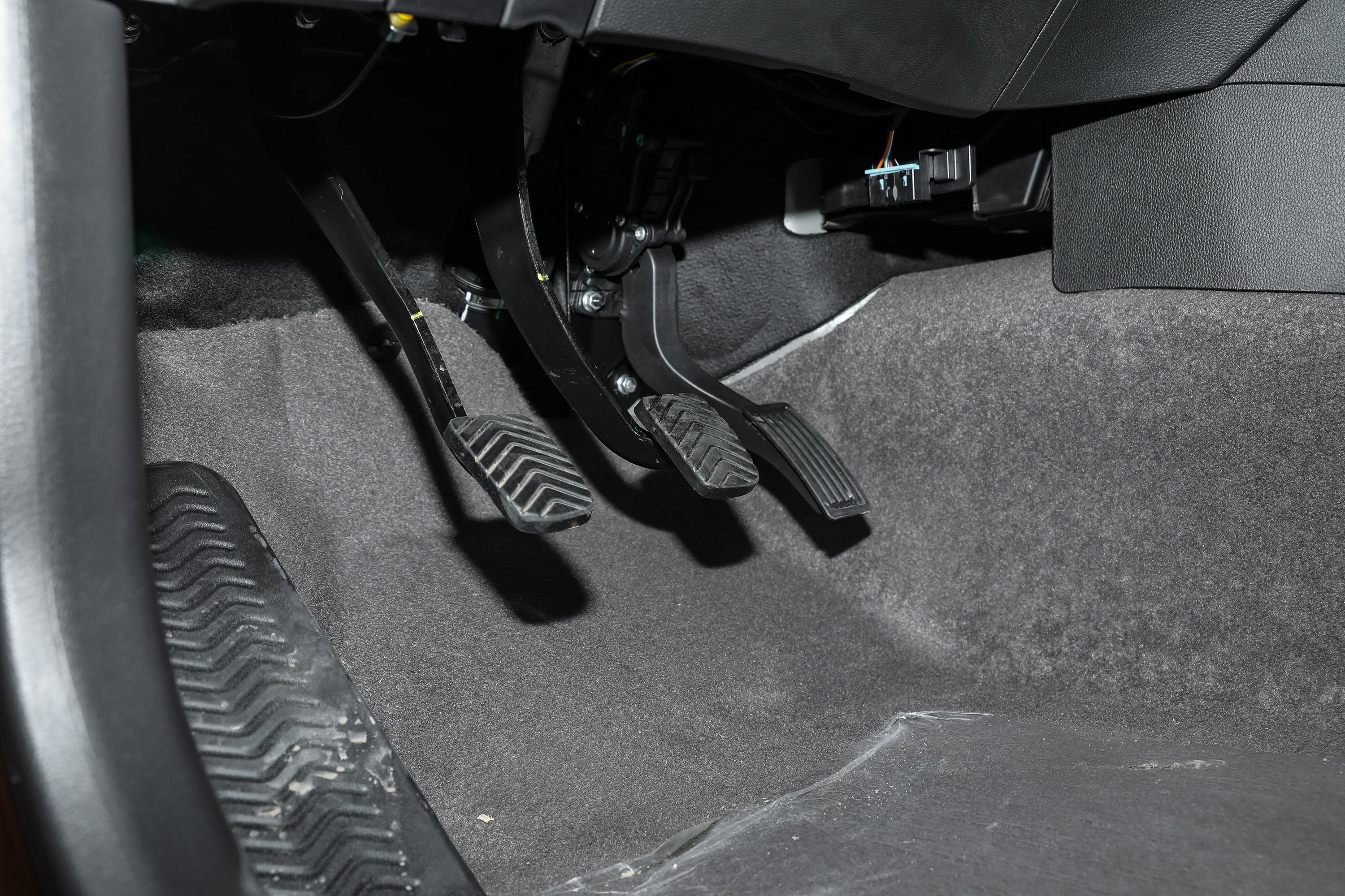 【五菱宏光S1.5L 手动基本型脚踏板图片-汽车图片大全】-易车