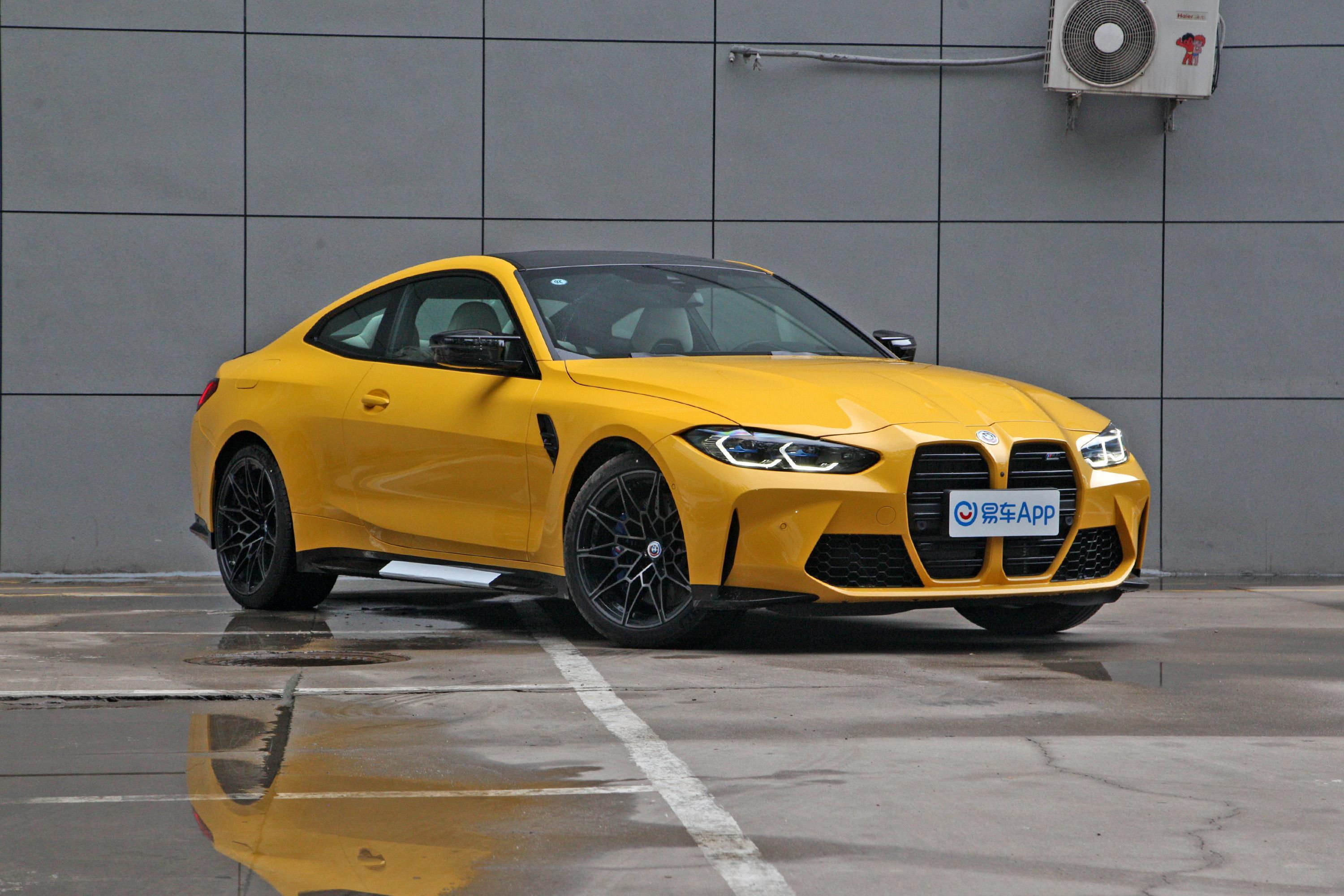 【宝马M450周年版 M4 双门轿跑车 雷霆版侧前45度车头向右水平图片-汽车图片大全】-易车