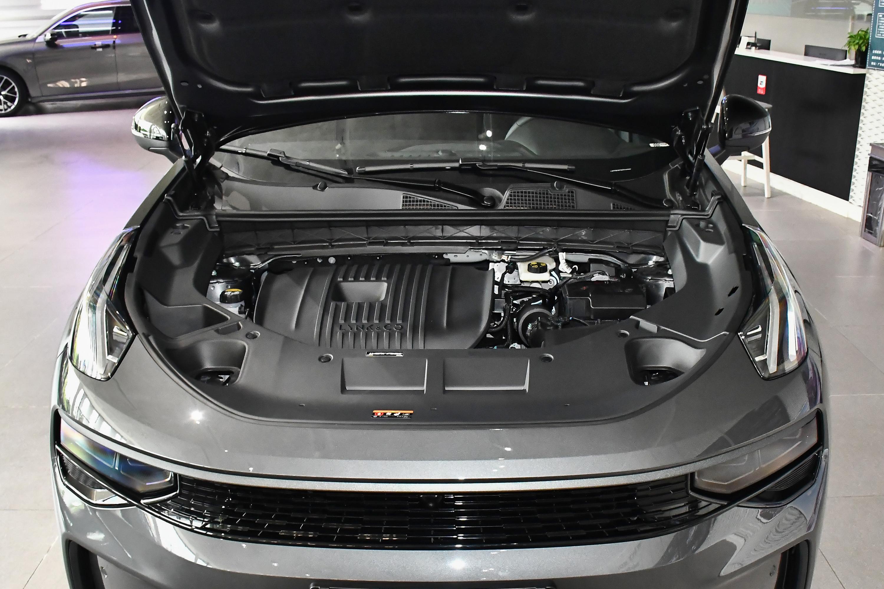 【领克012.0T 四驱劲Halo前舱整体图片-汽车图片大全】-易车