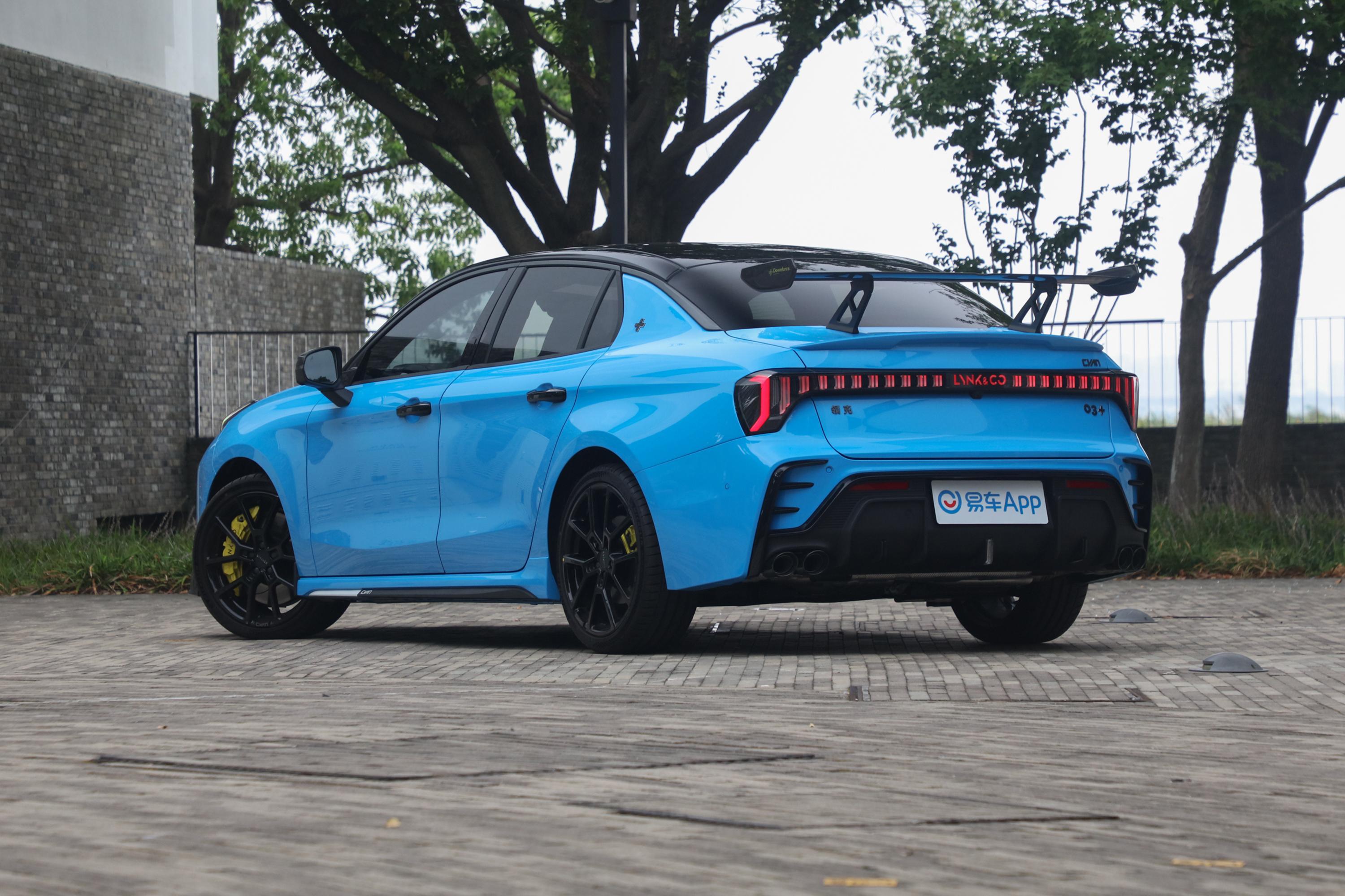 【领克0303+ 2.0T 自动四驱Cyan定制版性能套装 5座侧后45度车头向左水平图片-汽车图片大全】-易车