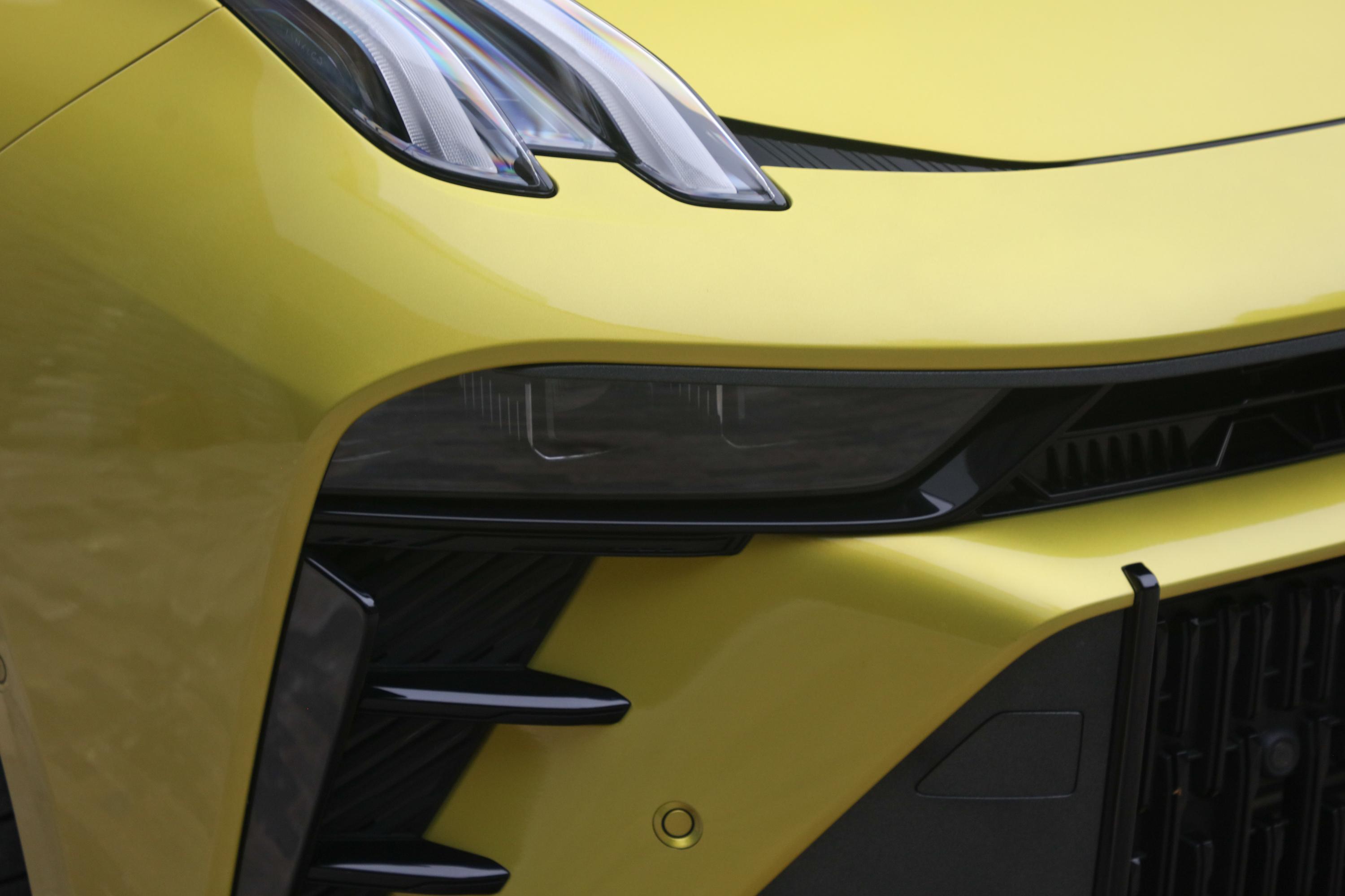 【领克0303+ 2.0T 自动四驱性能套装 5座大灯侧45度俯拍图片-汽车图片大全】-易车