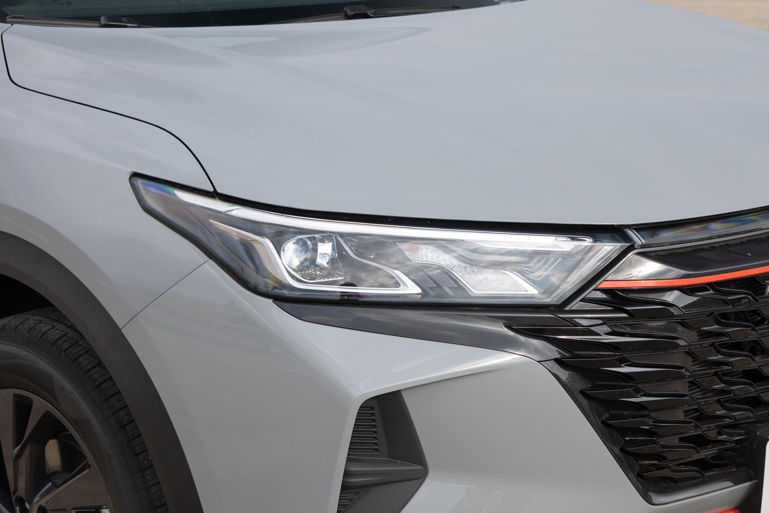 【风神AX7马赫版 1.5T DF31大灯侧45度俯拍图片-汽车图片大全】-易车