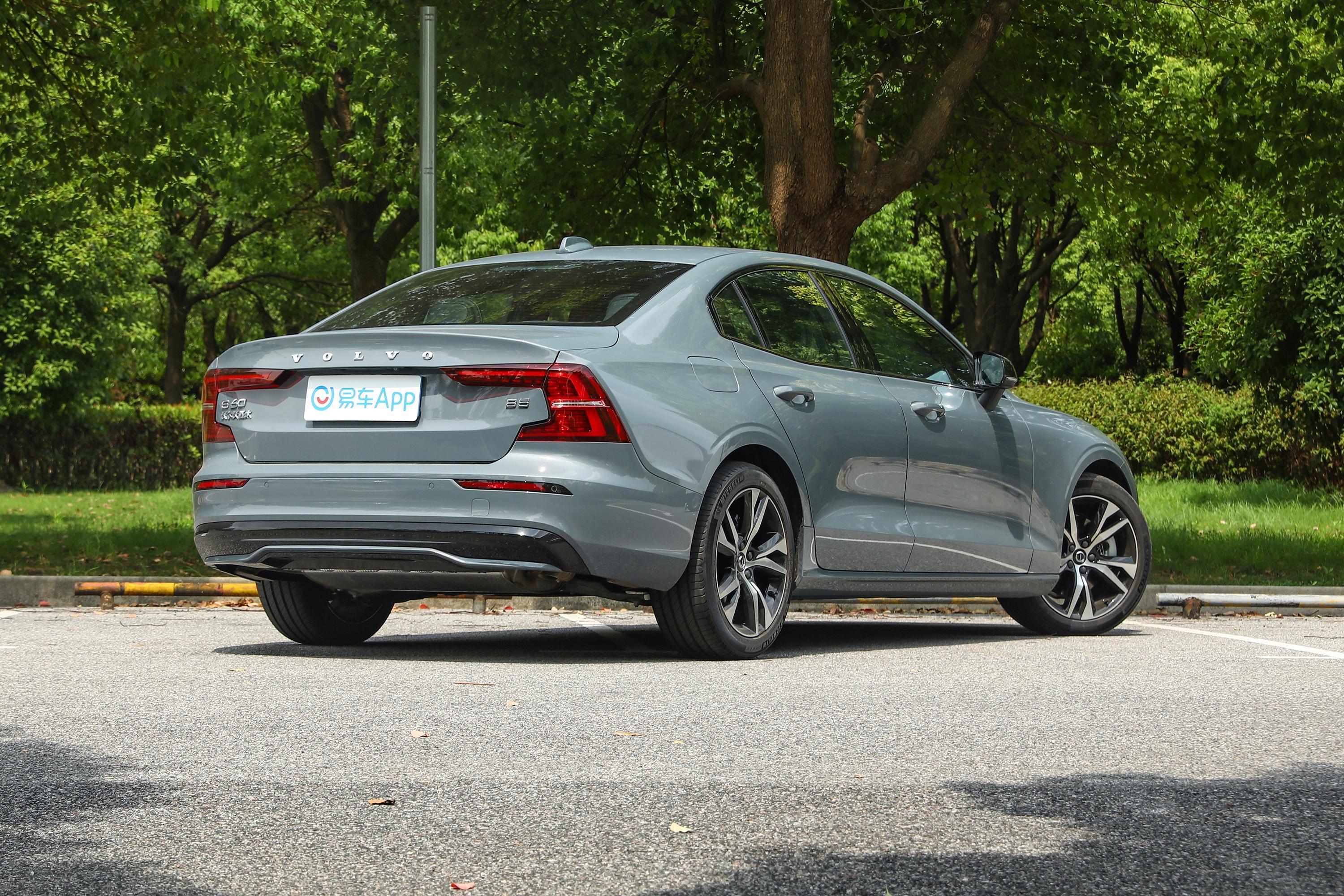 【沃尔沃S60B5 智雅运动版侧后45度车头向右水平图片-汽车图片大全】-易车