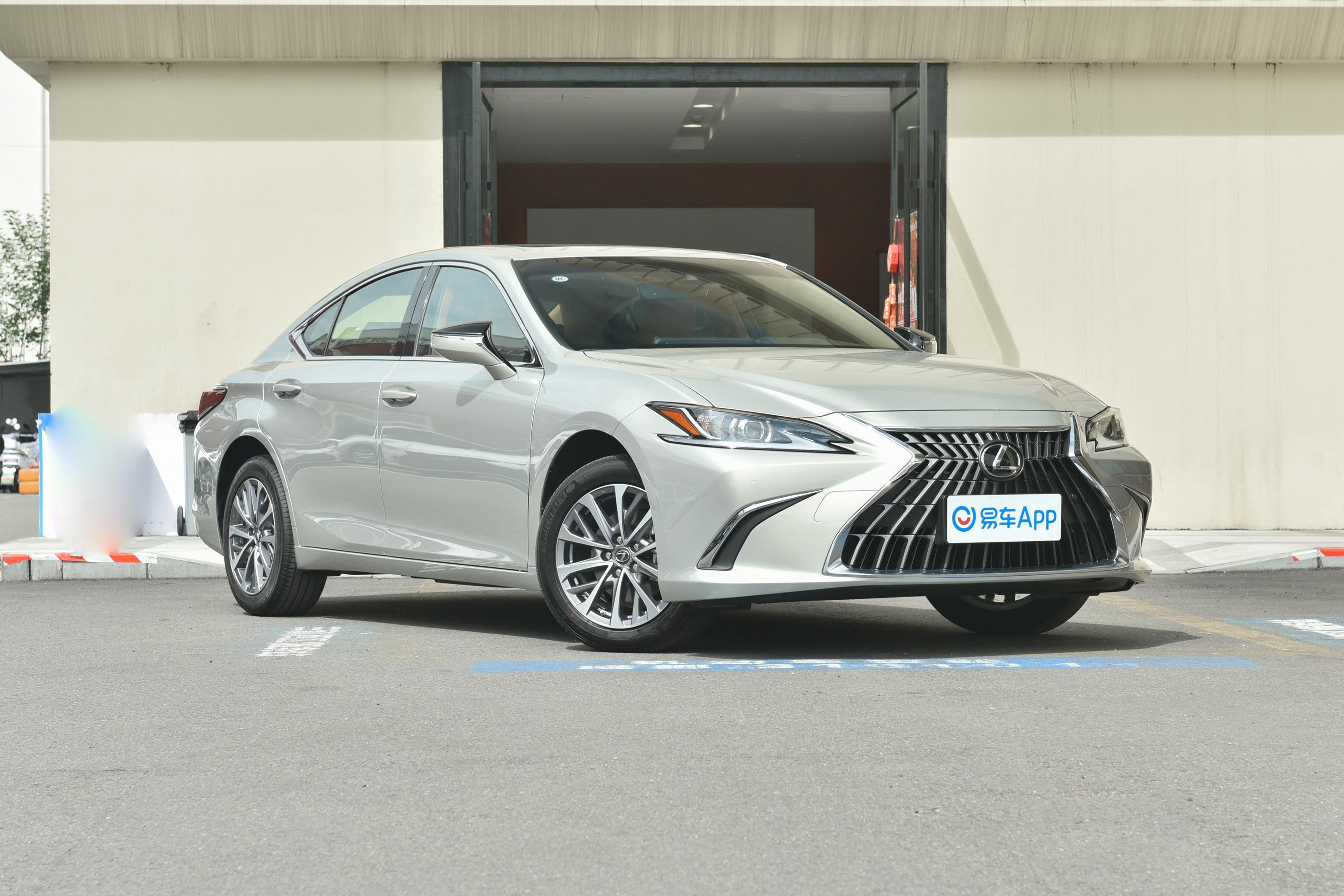 【雷克萨斯ES200 卓越版侧前45度车头向右水平图片-汽车图片大全】-易车
