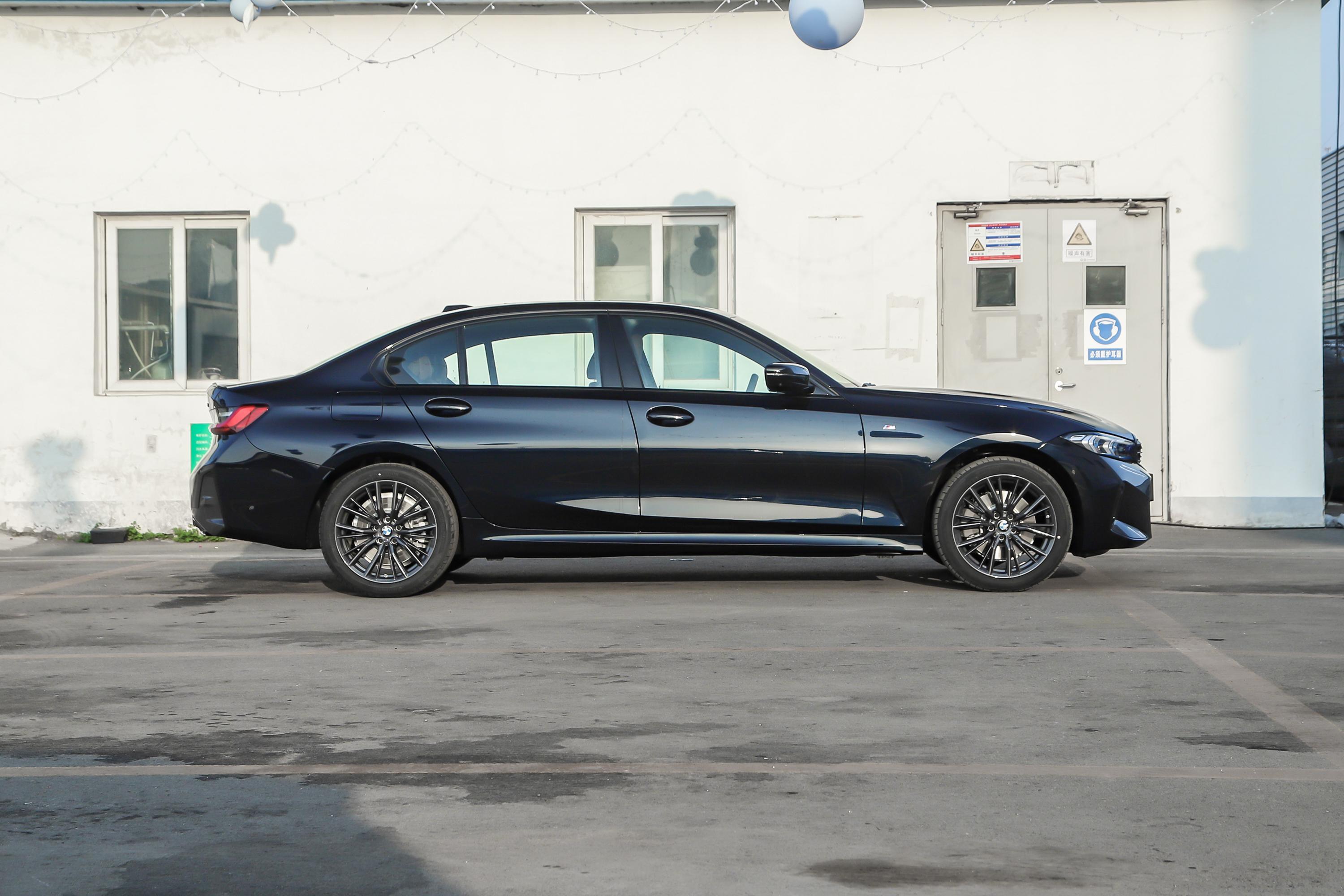 【宝马3系330Li M运动曜夜套装正侧车头向右水平图片-汽车图片大全】-易车