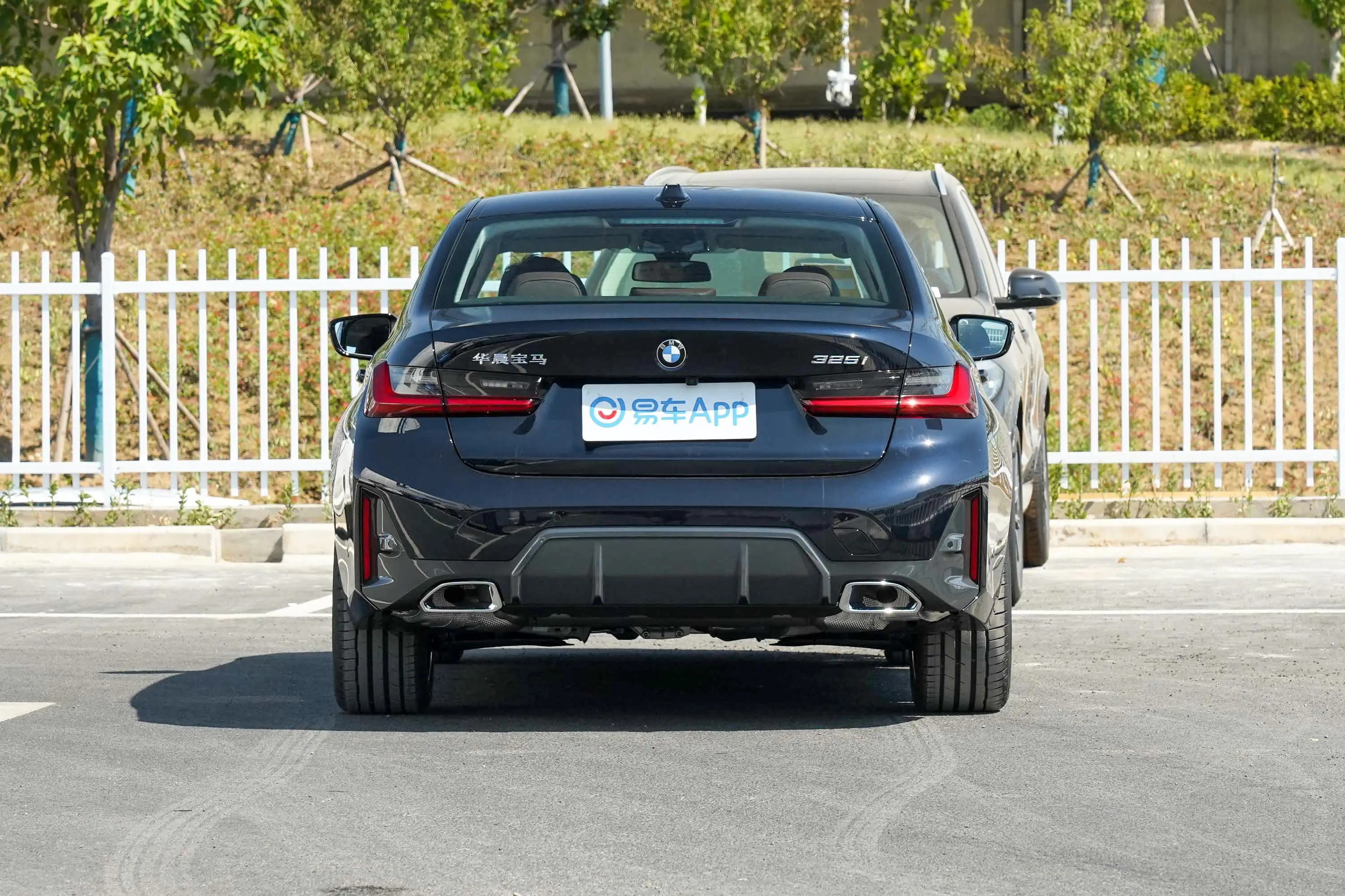 【宝马3系325i M运动套装正后水平图片-汽车图片大全】-易车