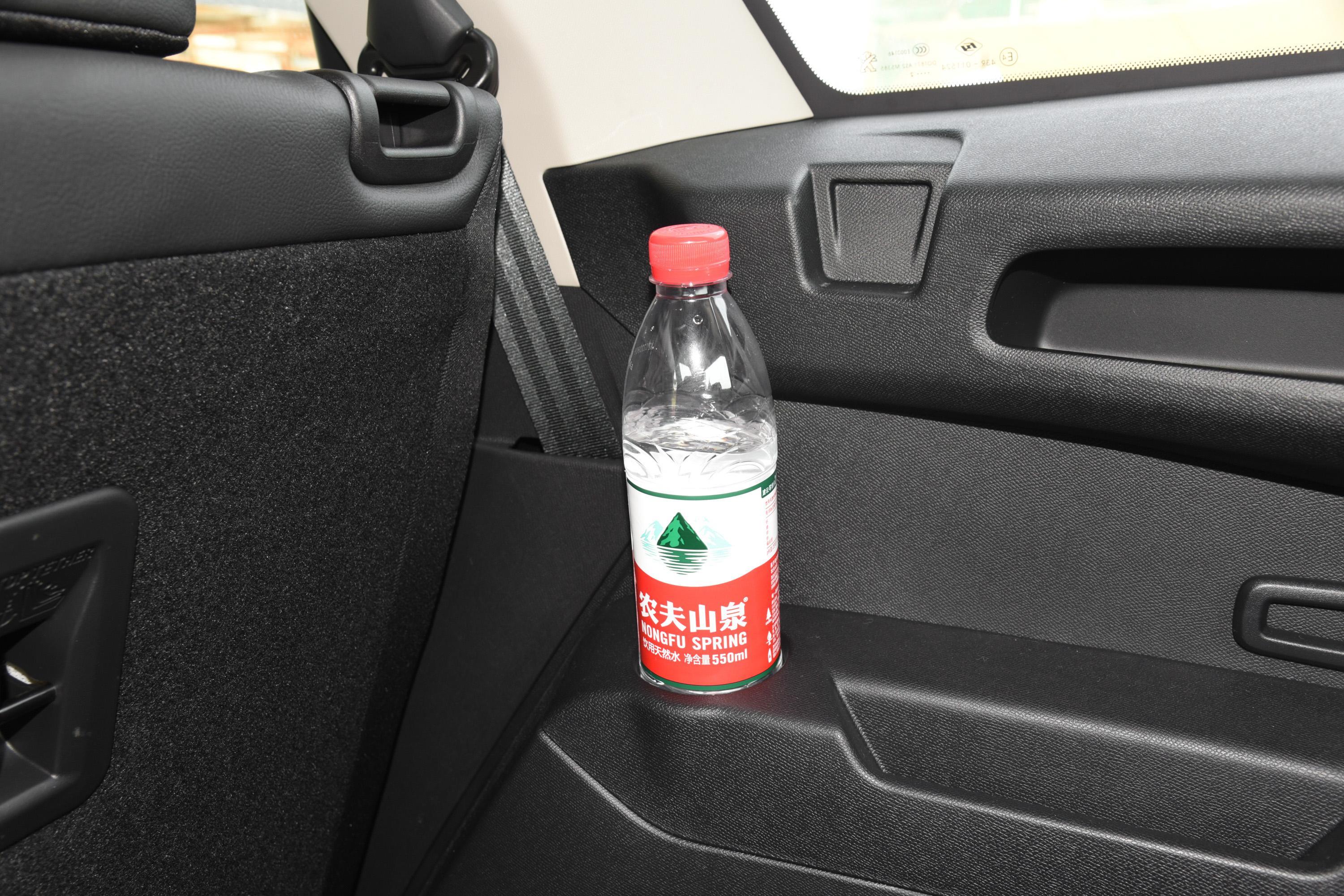 【标致5008400THP 挚爱满座版 7座后排空间图片-汽车图片大全】-易车