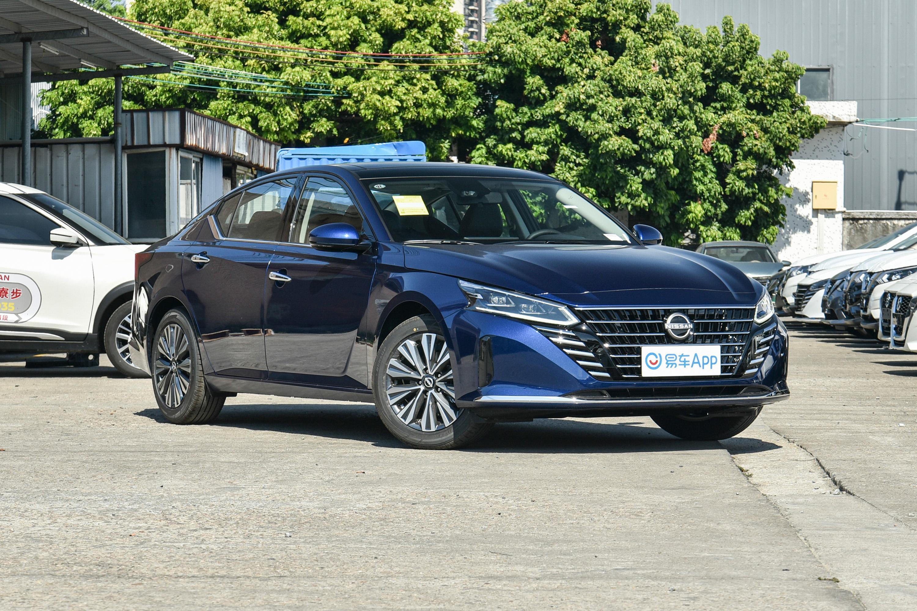 【天籁2.0L XL-TLS 悦享版侧前45度车头向右水平图片-汽车图片大全】-易车