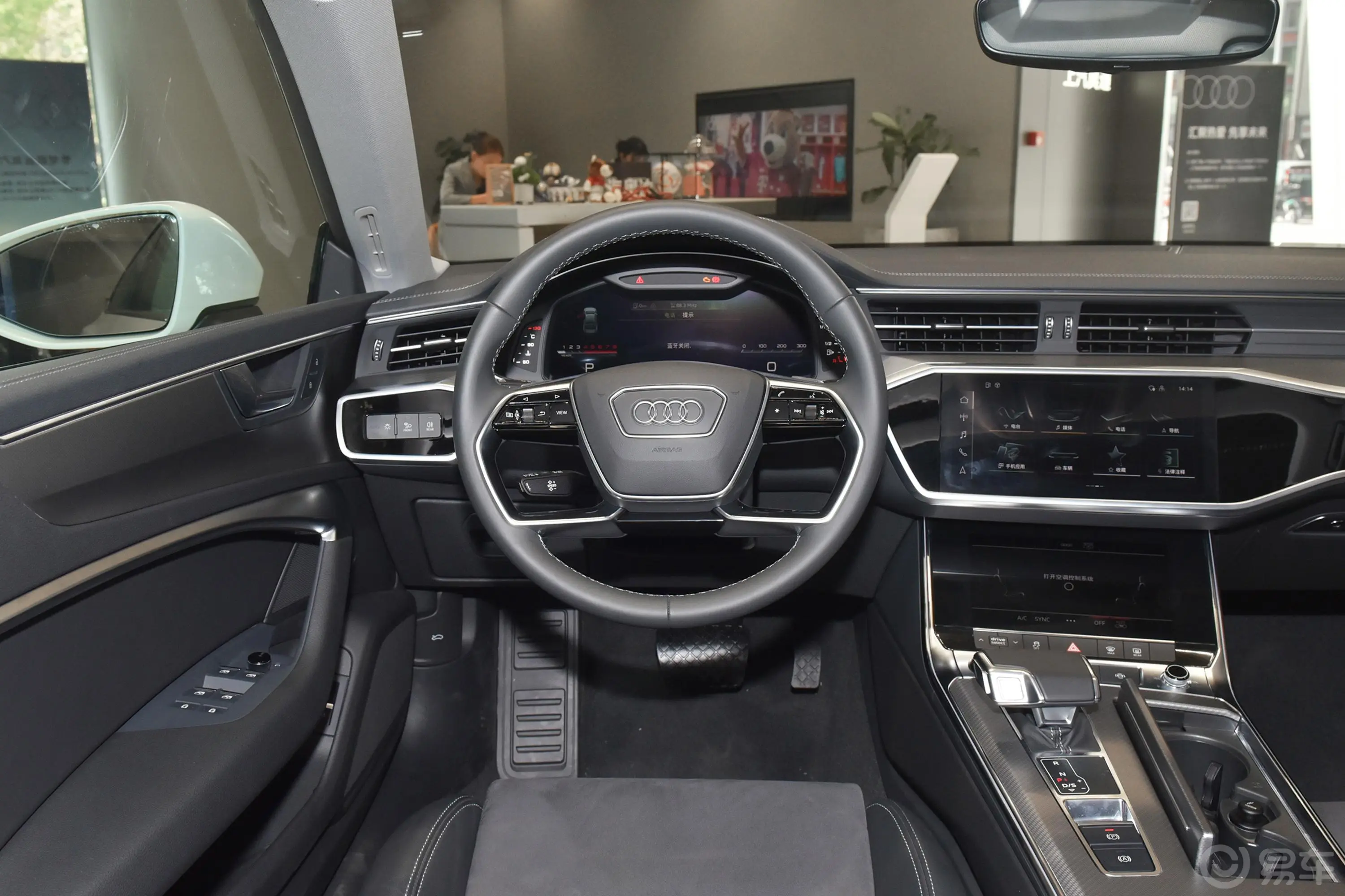 【奥迪A7L45 TFSI S-line 筑梦新生版 流晶套装驾驶位区域图片-汽车图片大全】-易车