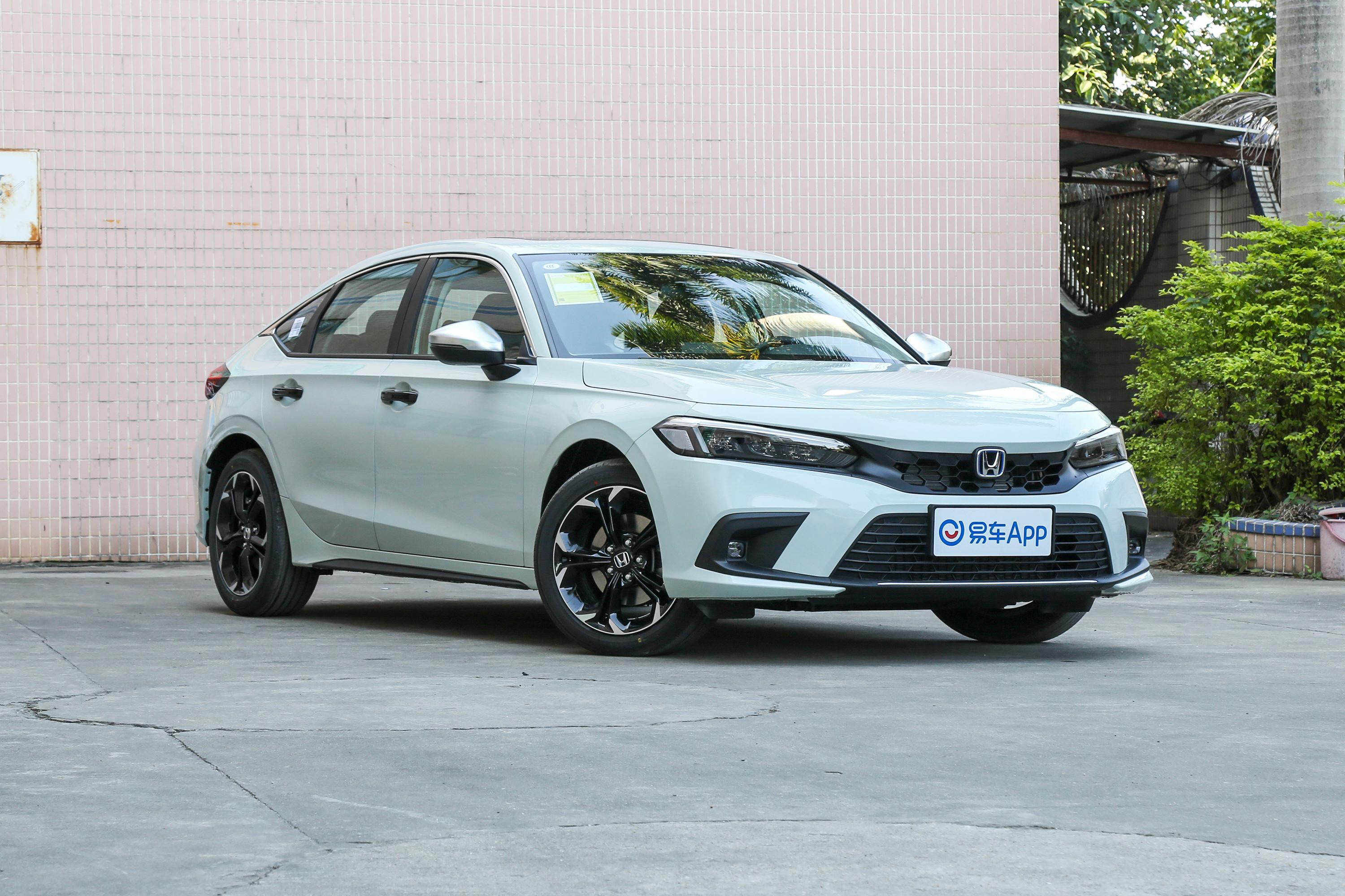 【思域HATCHBACK e:HEV 2.0L E-CVT极曜版侧前45度车头向右水平图片-汽车图片大全】-易车