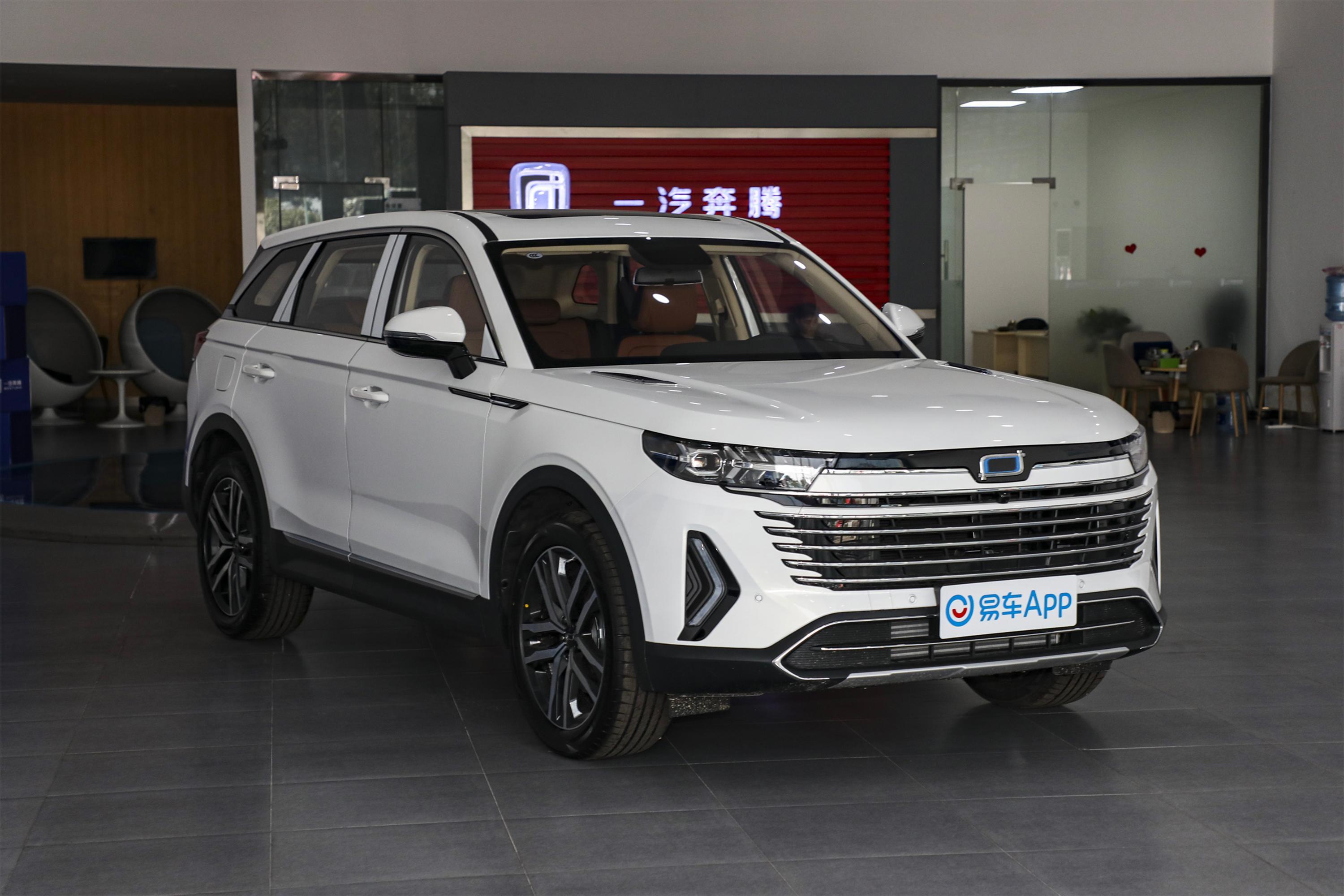 【奔腾T992.0T 豪华型(8AT)侧前45度车头向右水平图片-汽车图片大全】-易车