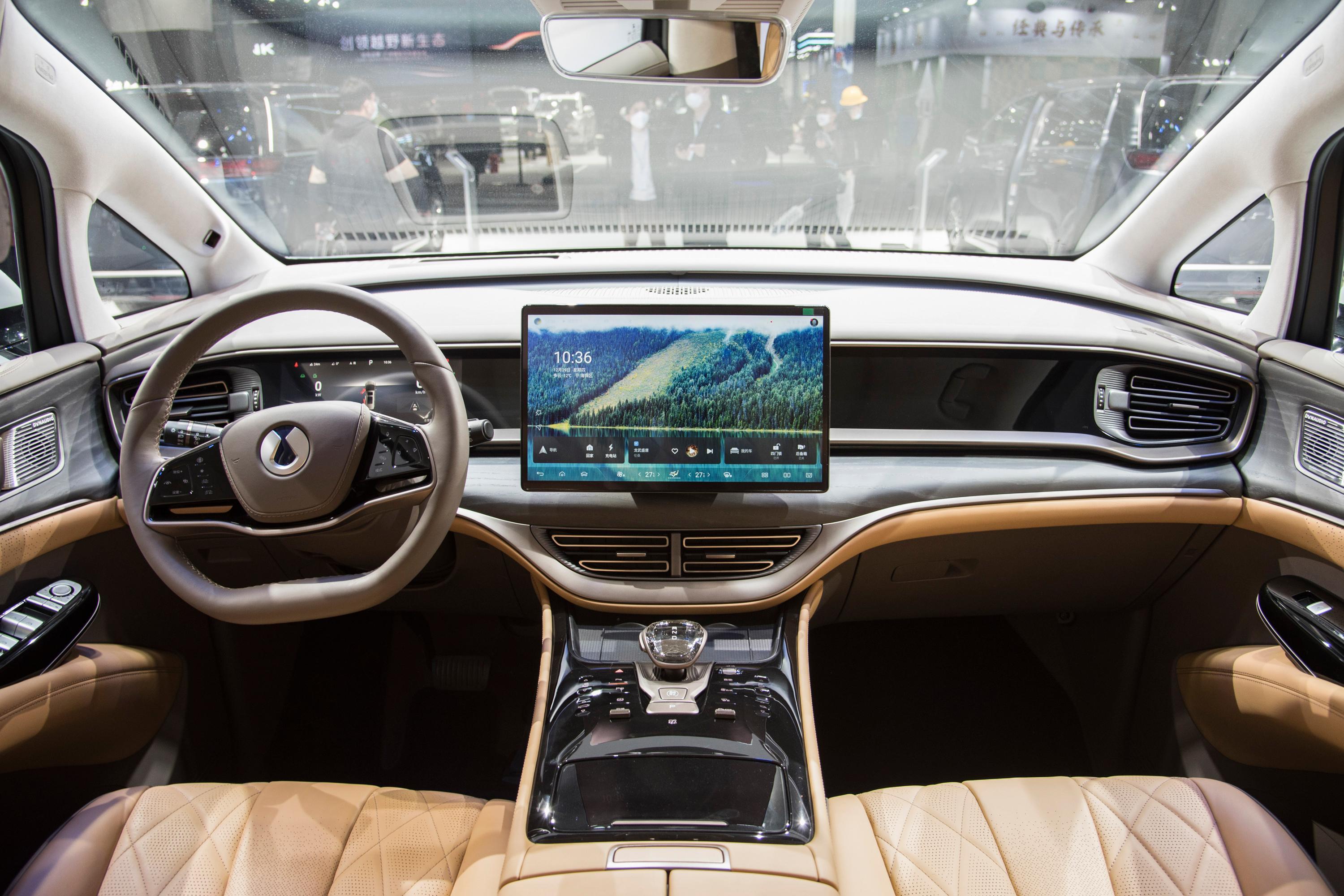 【腾势D9EV 600km 四驱旗舰版 7座图片-汽车图片大全】-易车