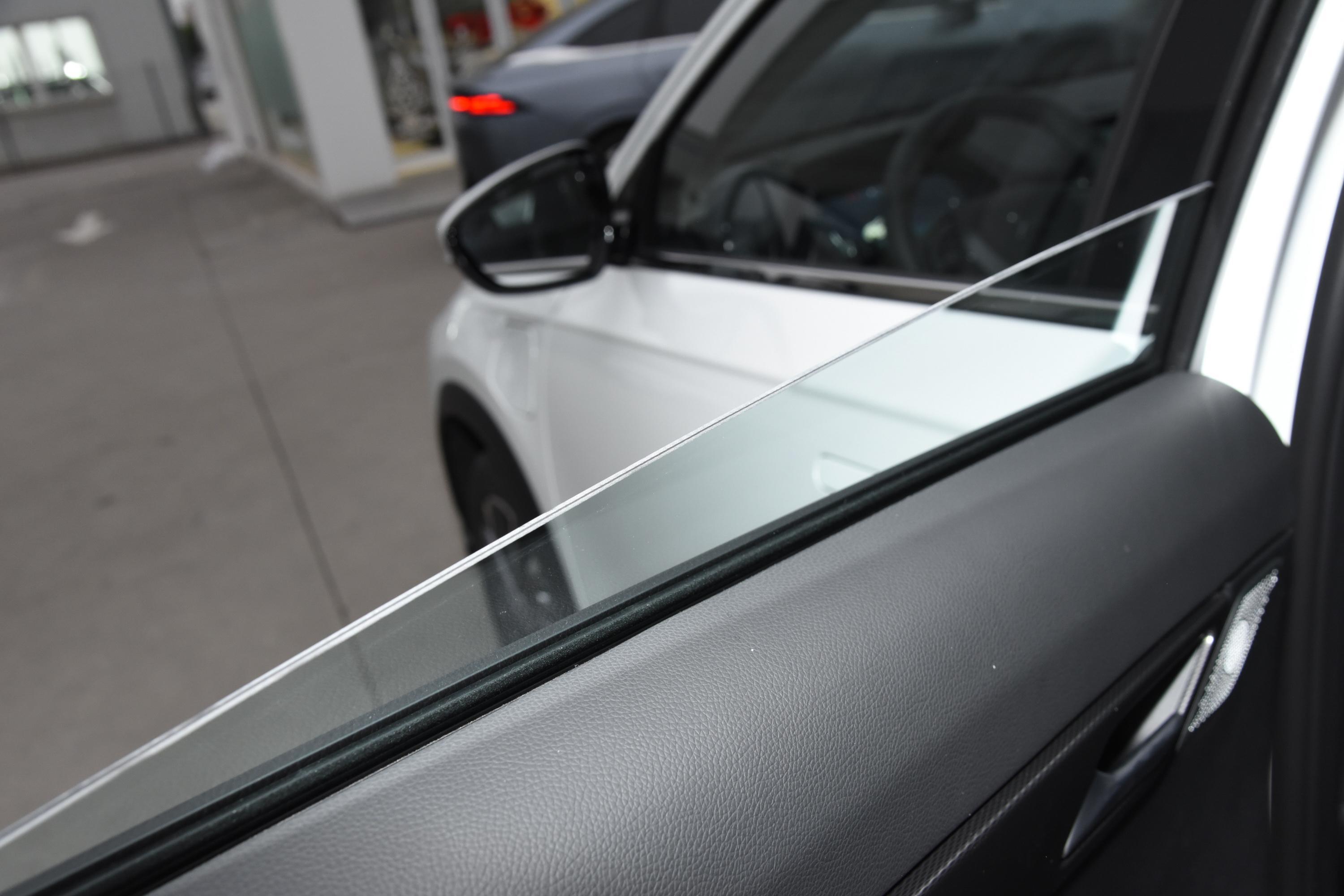 【小鹏G3G3i 460N+后排玻璃材质特写图片-汽车图片大全】-易车