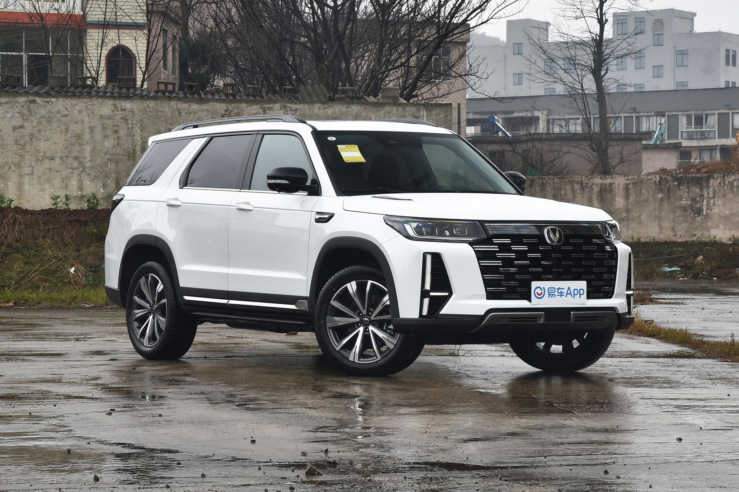 【长安CS95PLUS 2.0T 四驱尊贵型侧前45度车头向右水平图片-汽车图片大全】-易车