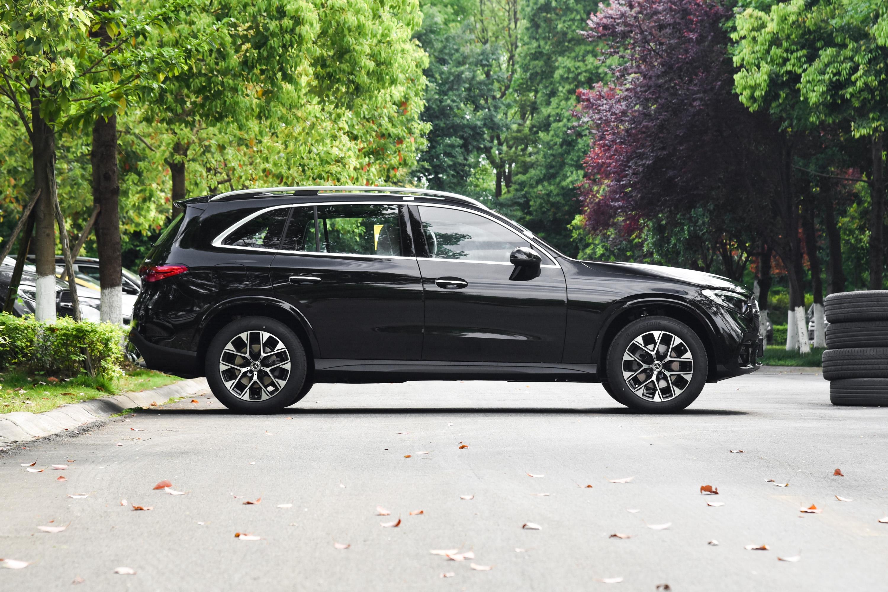 【奔驰GLCGLC 260 L 4MATIC 豪华型 5座正侧车头向右水平图片-汽车图片大全】-易车