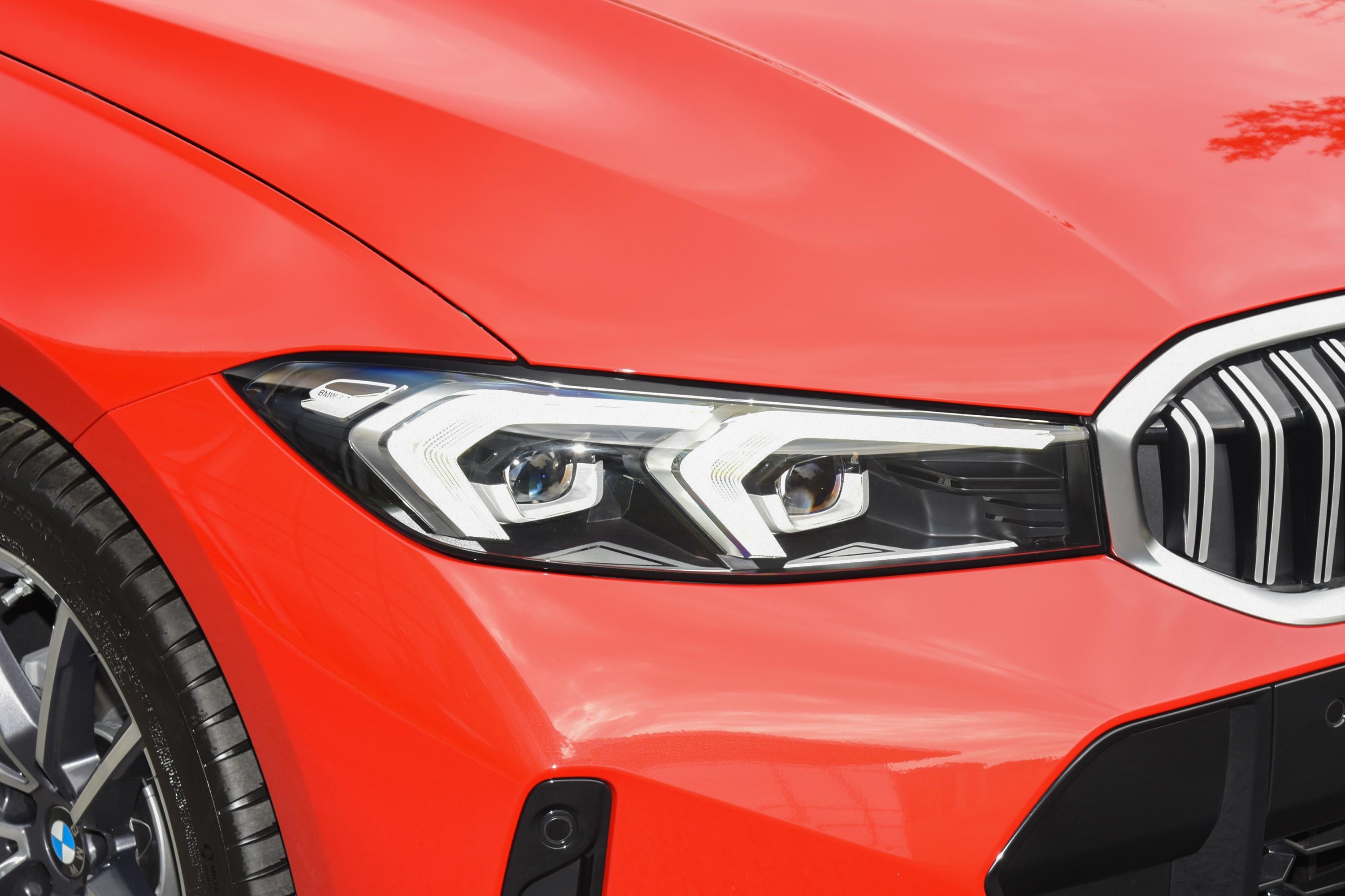 【宝马3系320Li M运动套装大灯侧45度俯拍图片-汽车图片大全】-易车