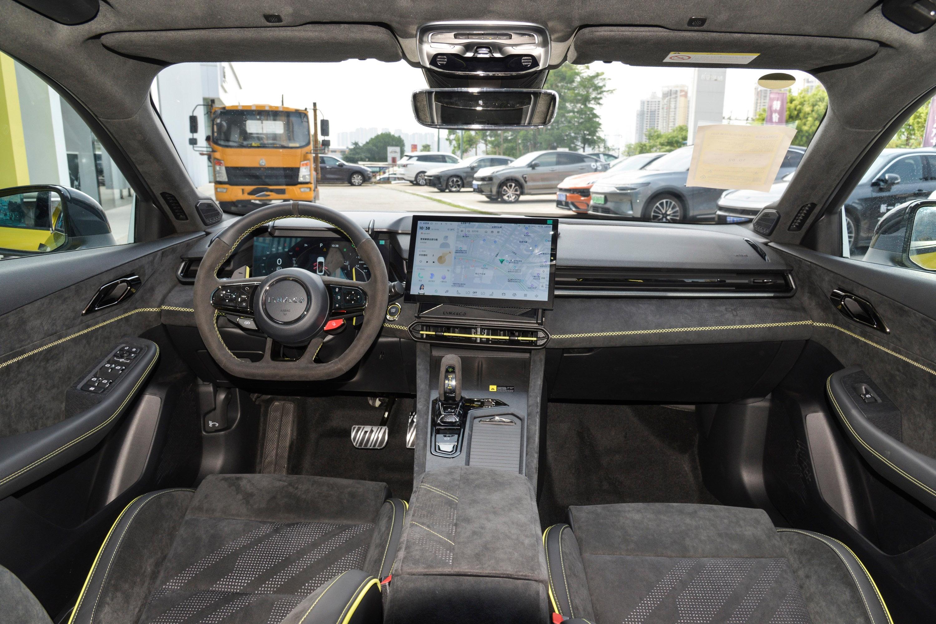 【领克0303+ 2.0T 自动四驱驭风版 5座内饰全景正拍图片-汽车图片大全】-易车