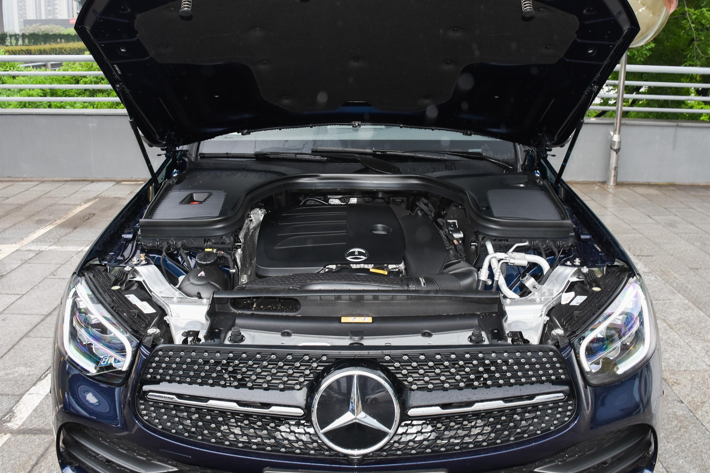 【奔驰GLC轿跑改款 GLC 260 4MATIC 轿跑SUV发动机舱整体图片-汽车图片大全】-易车