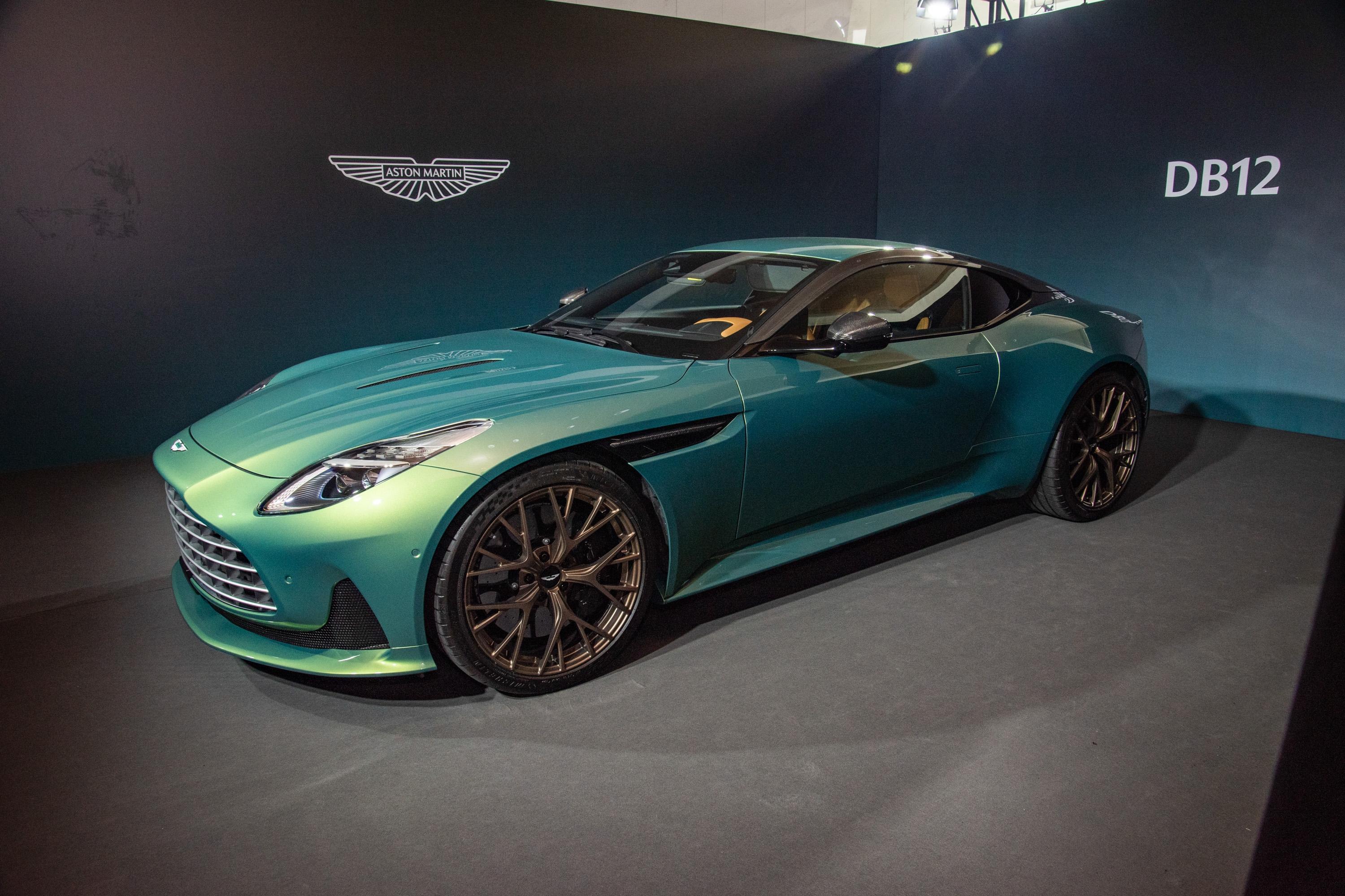 【阿斯顿·马丁DB124.0T V8正侧车头向左水平图片-汽车图片大全】-易车