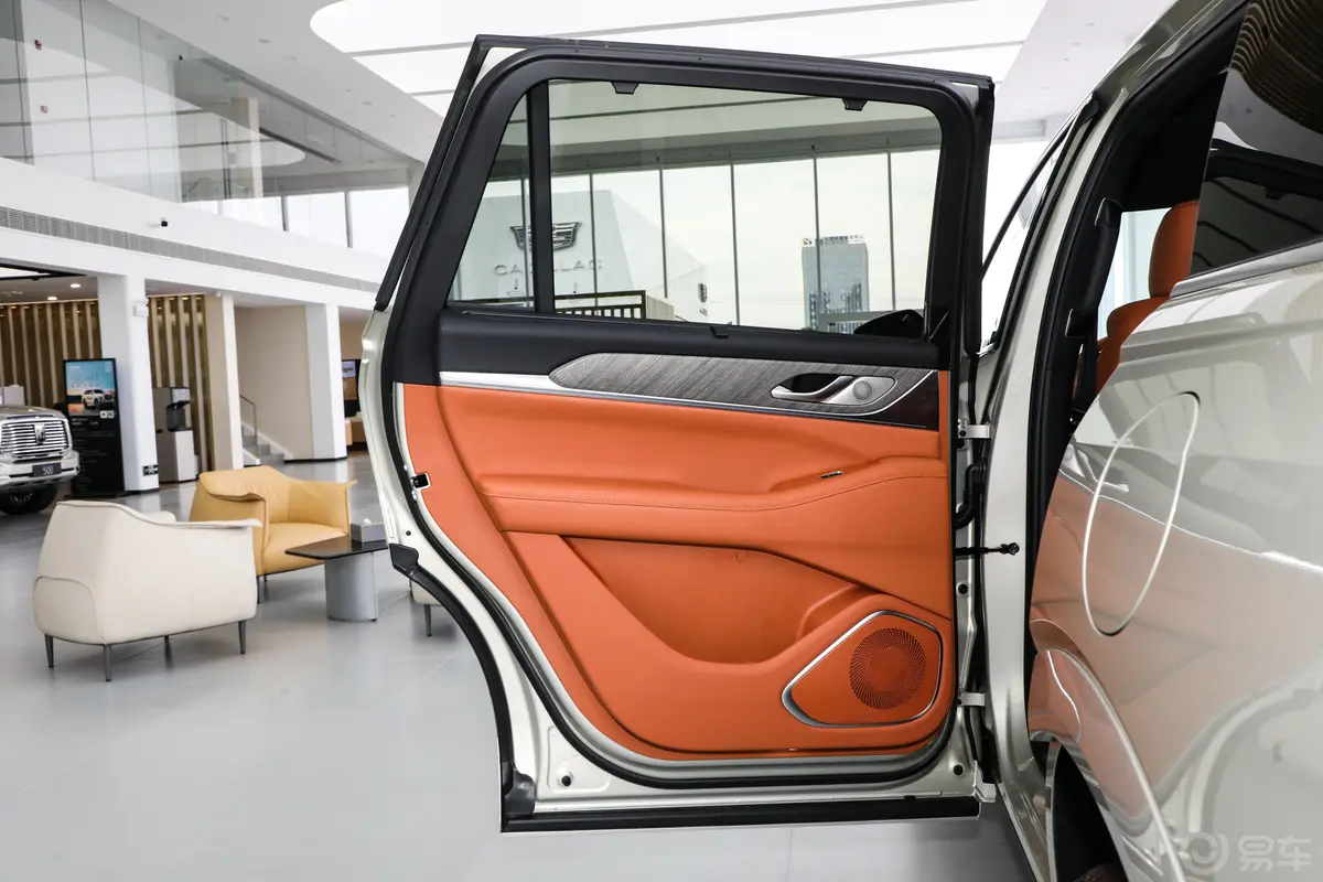 【魏牌蓝山1.5T 153km 两驱长续航版驾驶员侧后车门图片-汽车图片大全】-易车