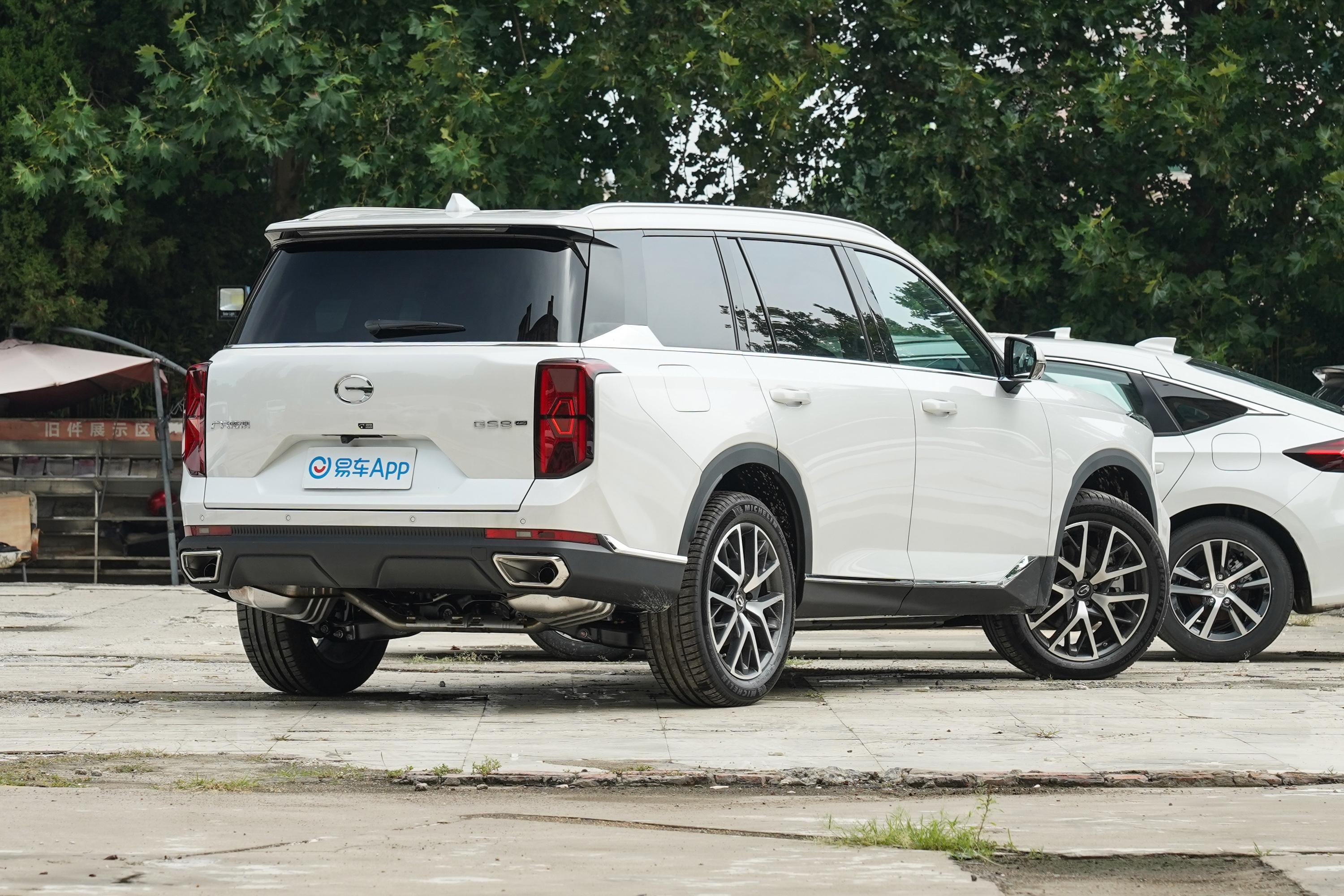 【传祺GS8领航系列 2.0T 四驱豪华智联版 7座侧后45度车头向右水平图片-汽车图片大全】-易车