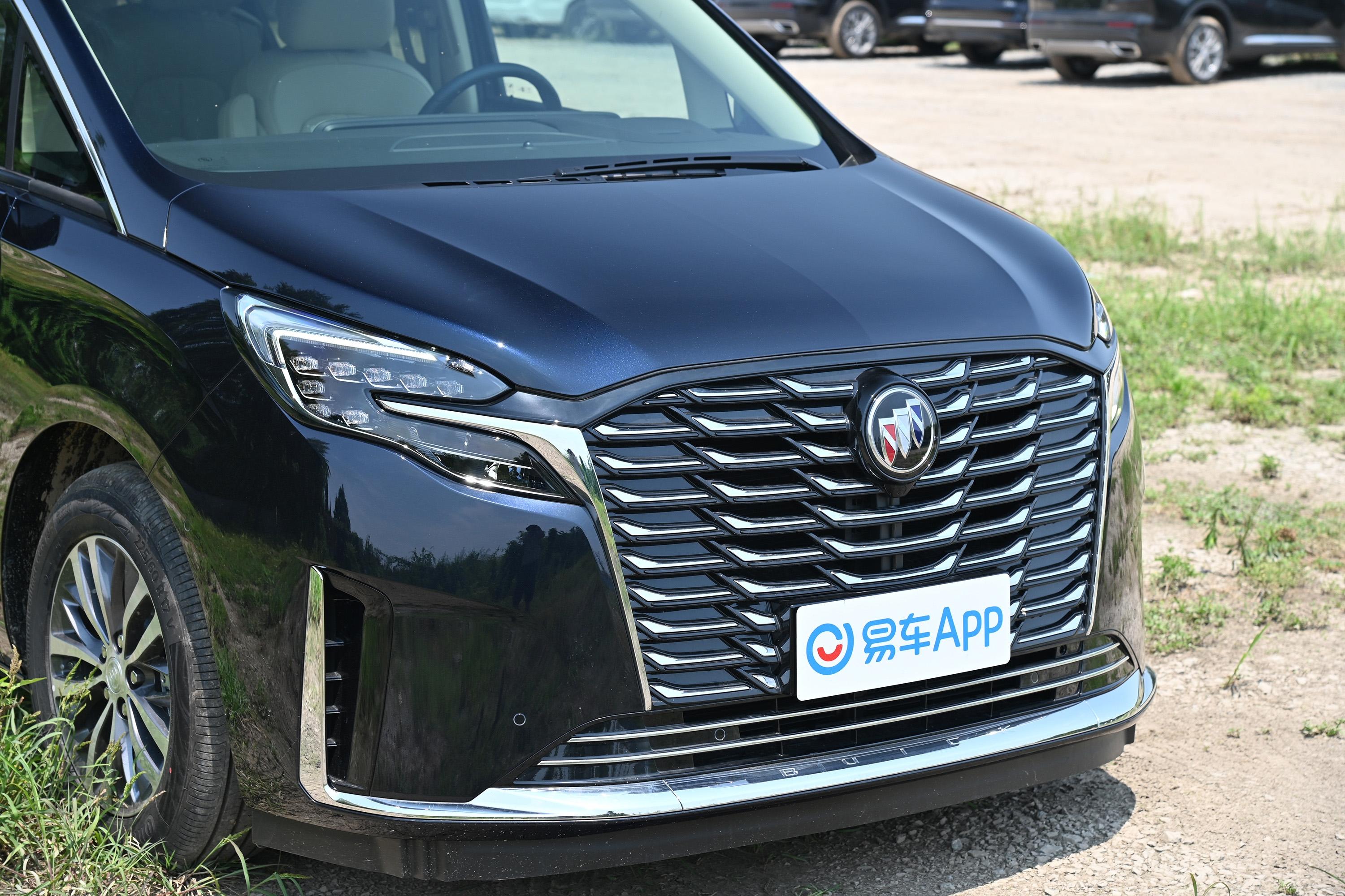 【别克GL8ES陆尊 2.0T 尊享型 7座前格栅侧俯拍图片-汽车图片大全】-易车