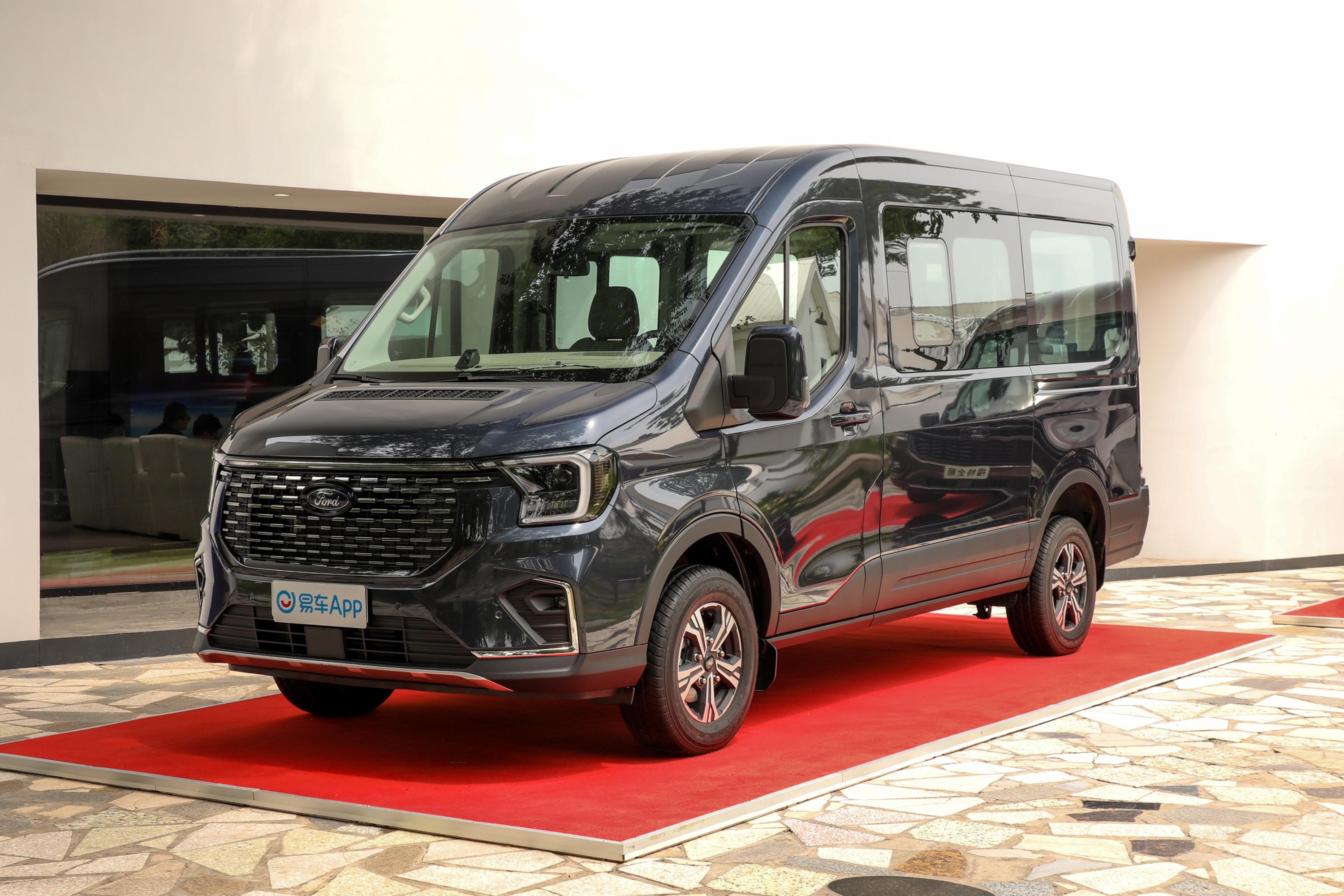 【全顺T8满配版 2.3T 自动中轴中顶商旅版 9座侧前45度车头向左水平图片-汽车图片大全】-易车