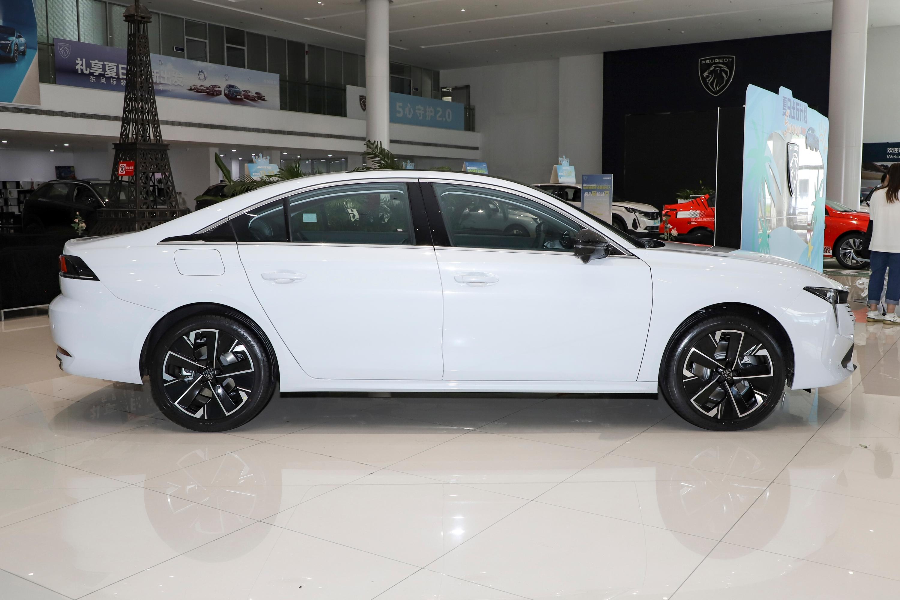 【标致508L400THP 驭动旗舰版正侧车头向右水平图片-汽车图片大全】-易车