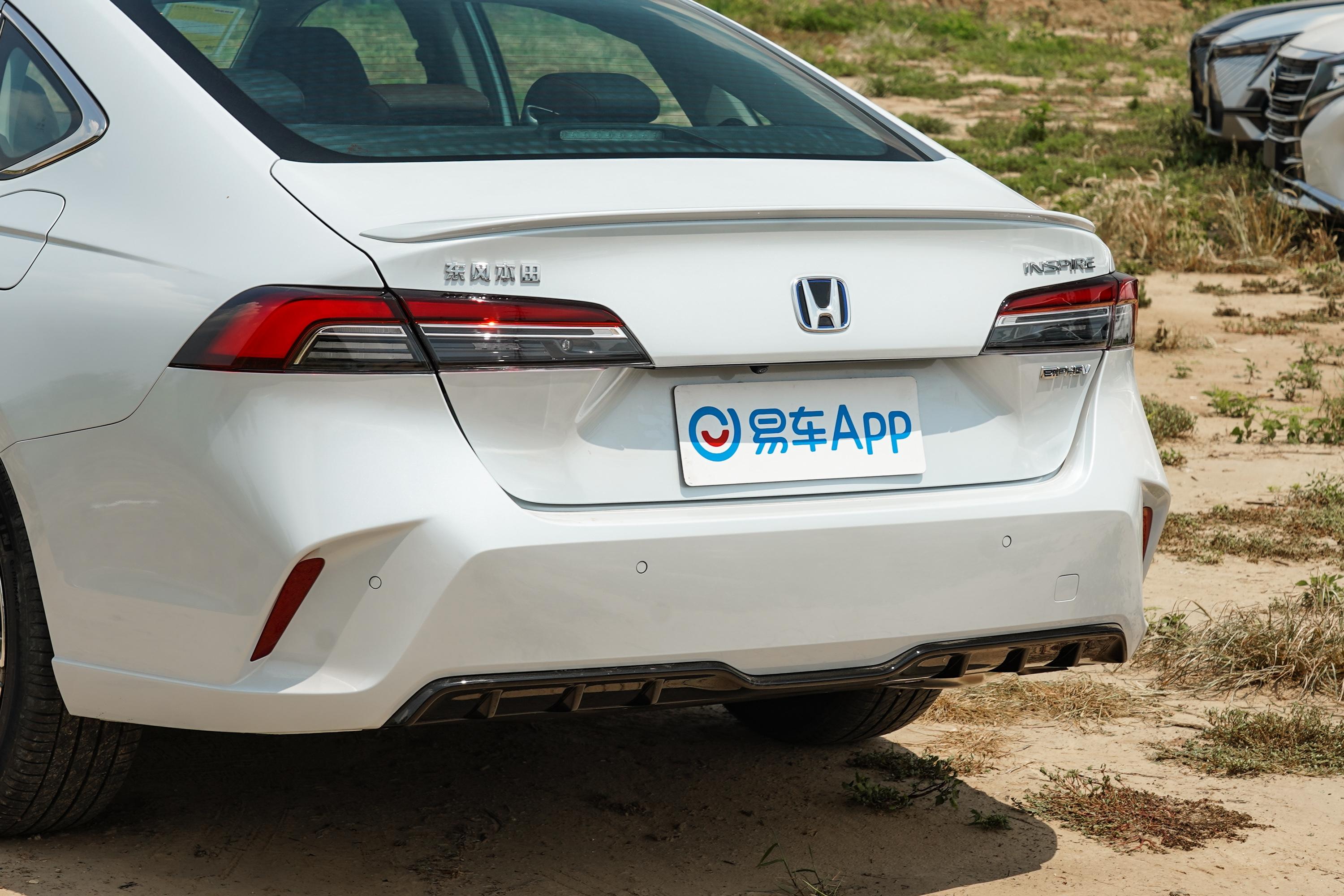 【英仕派 e:PHEV2.0L 82km 智尊版车尾特写图片-汽车图片大全】-易车