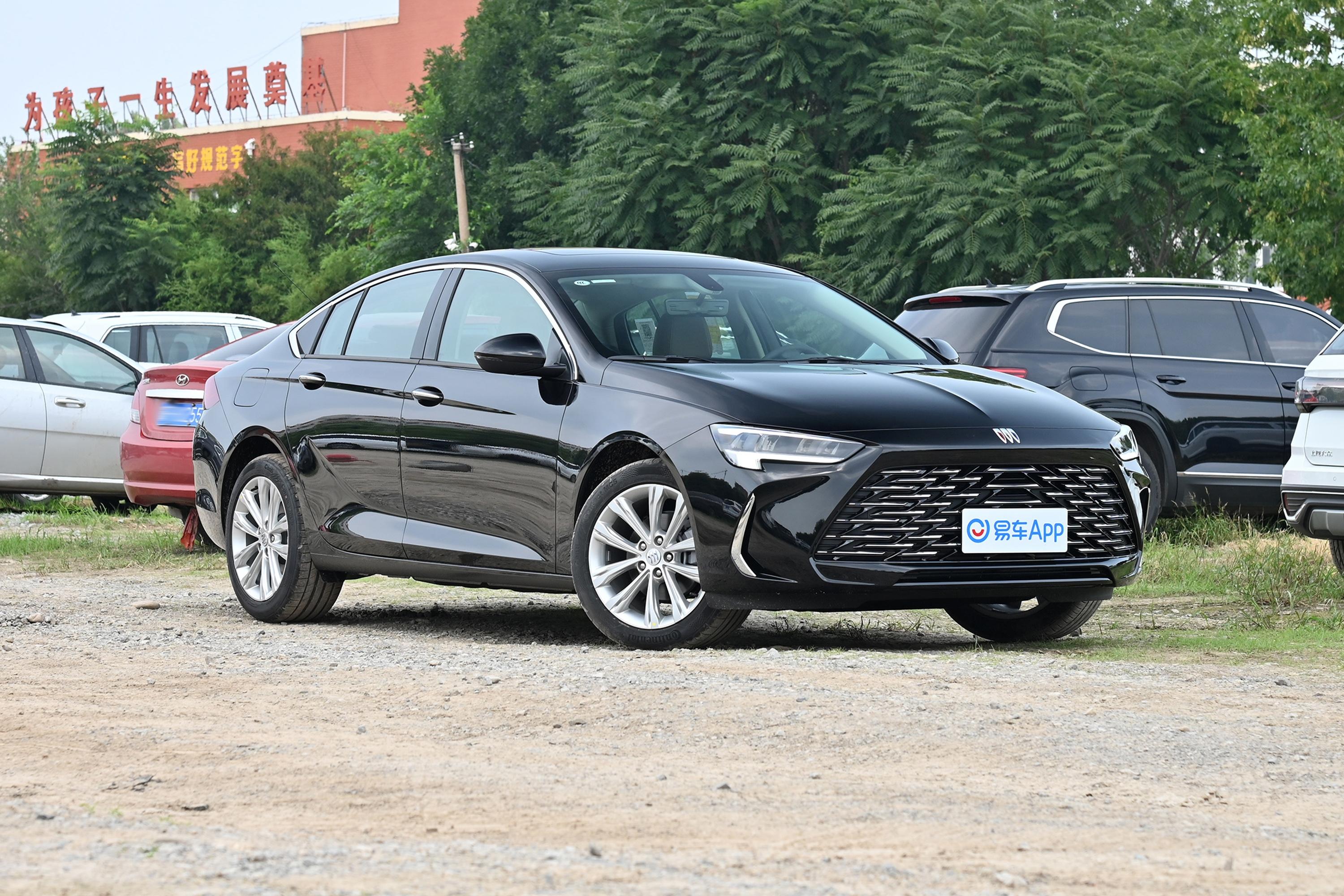 【君威28T 纵享版侧前45度车头向右水平图片-汽车图片大全】-易车