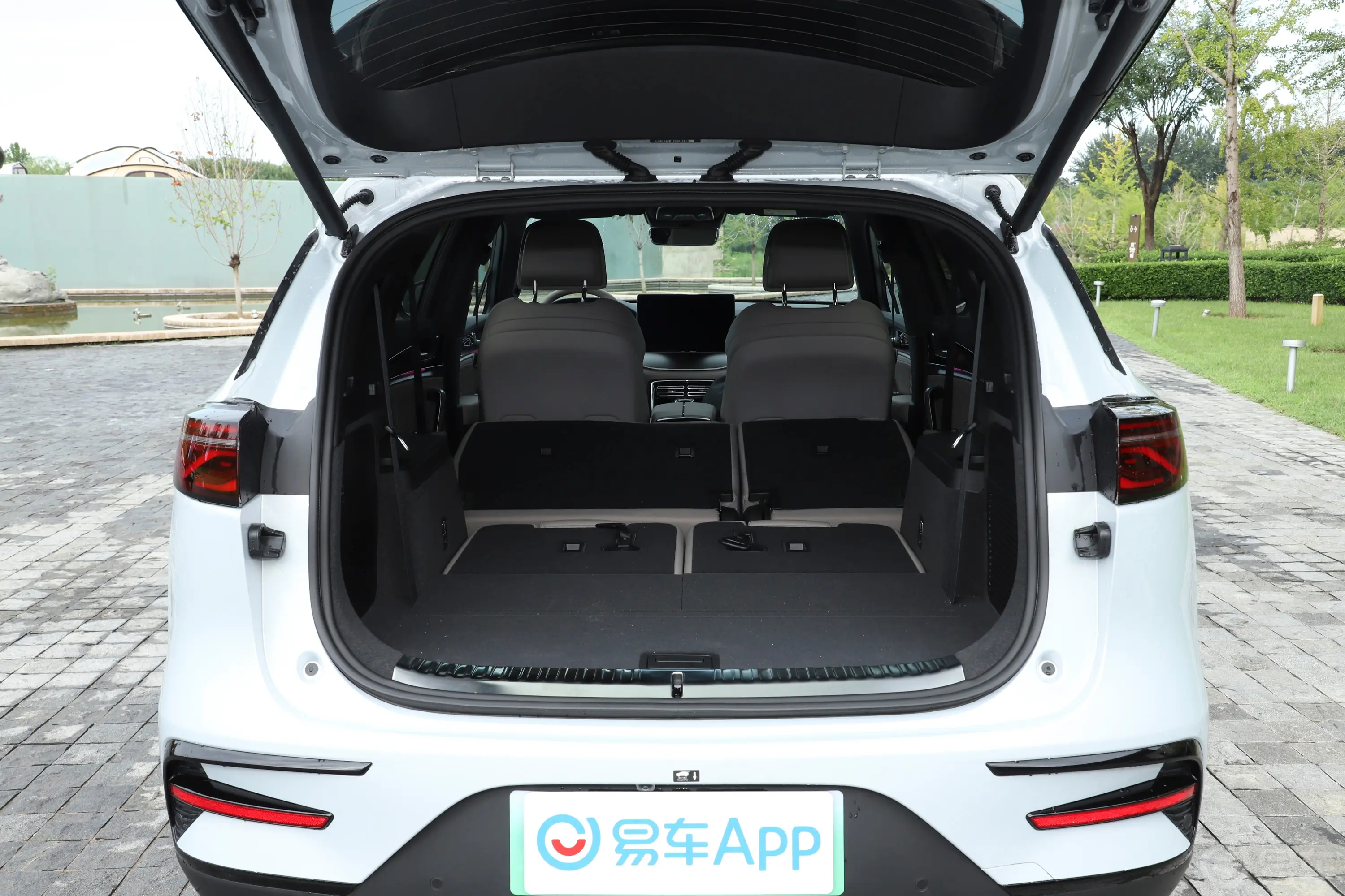 【唐新能源EV 冠军版 730km 前驱尊享型 7座两排全部放倒图片-汽车图片大全】-易车