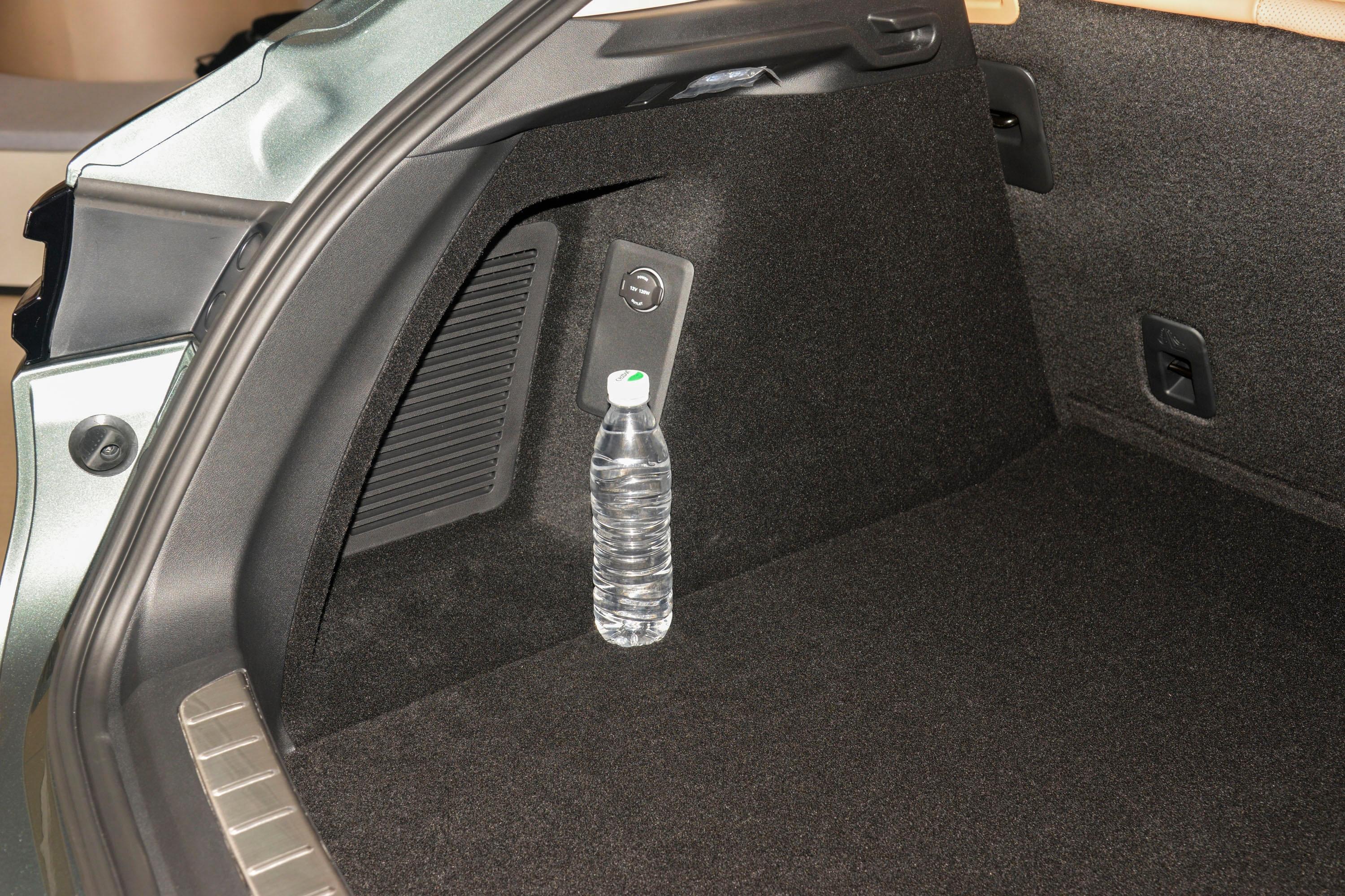 【问界M5增程版 260km 后驱标准版后备厢图片-汽车图片大全】-易车