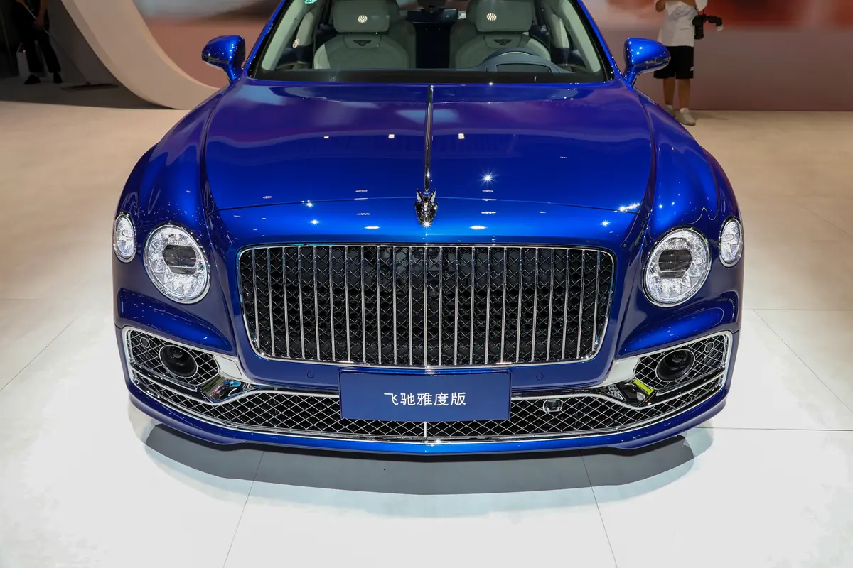 【飞驰4.0T V8 雅度版外观图片-汽车图片大全】-易车