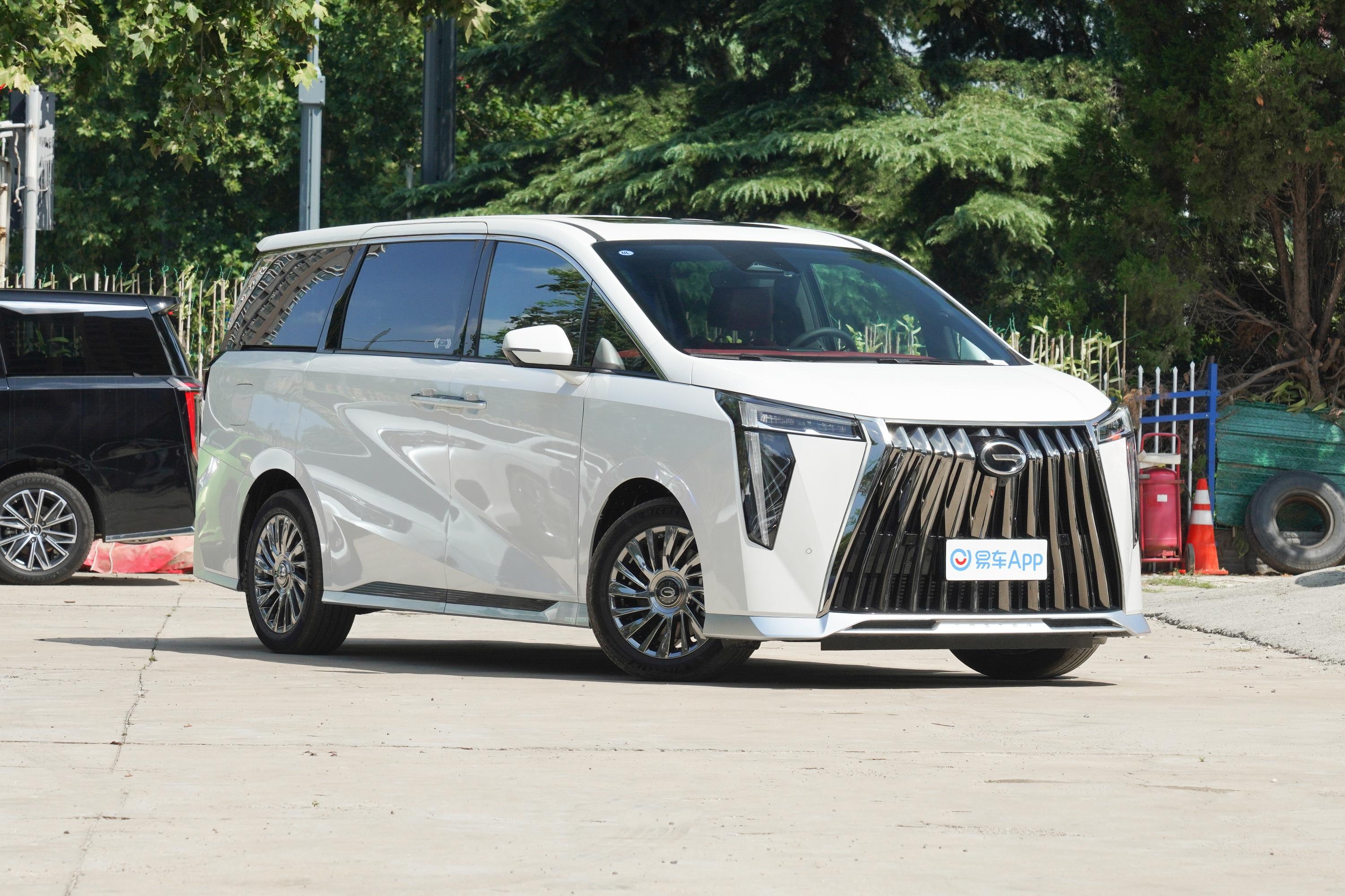 【传祺M8宗师系列 400T 旗舰版 7座侧前45度车头向右水平图片-汽车图片大全】-易车