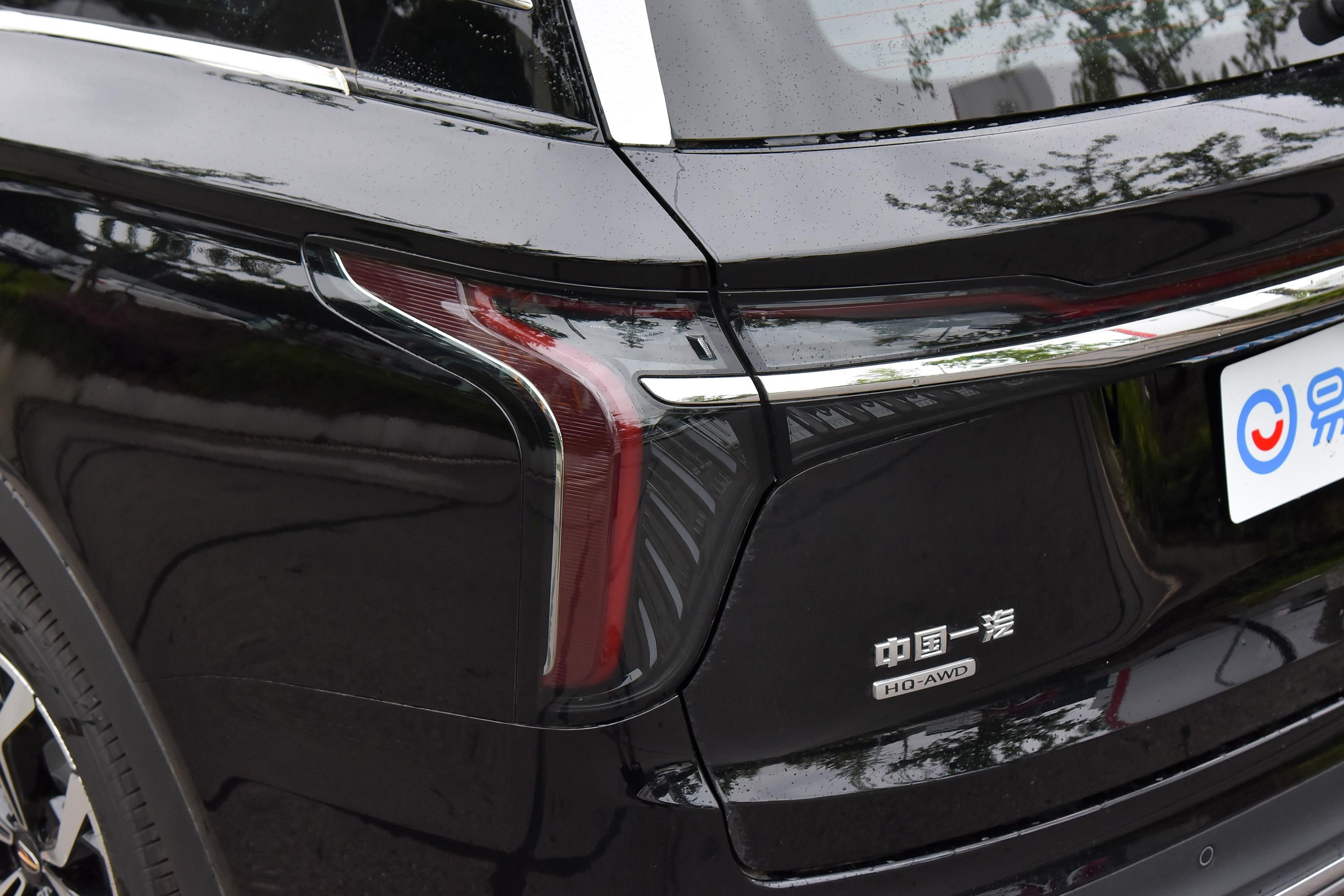 【红旗HS72.0T 四驱旗畅版 7座尾灯侧45度俯拍图片-汽车图片大全】-易车