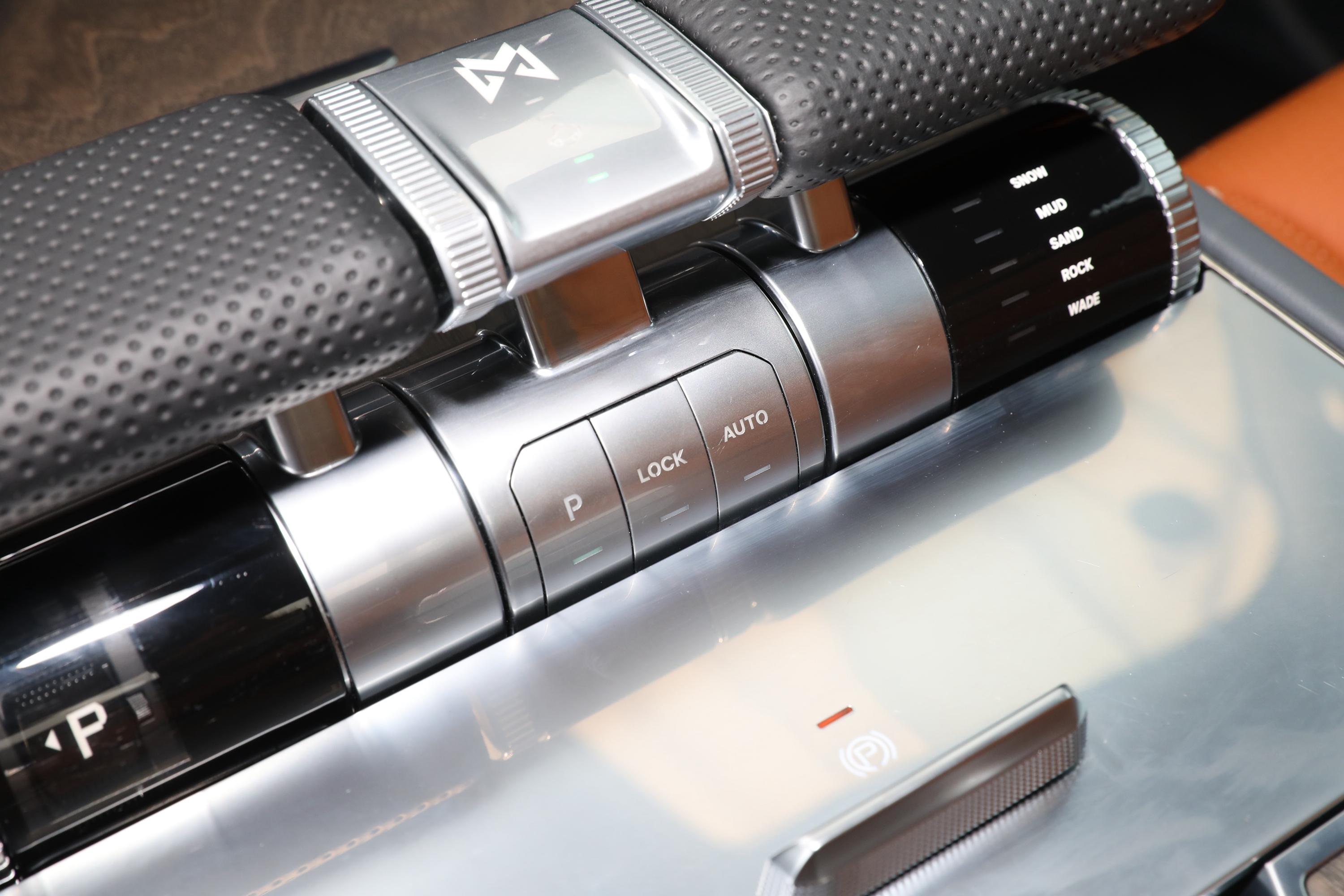 【猛士917纯电动 505km中控图片-汽车图片大全】-易车