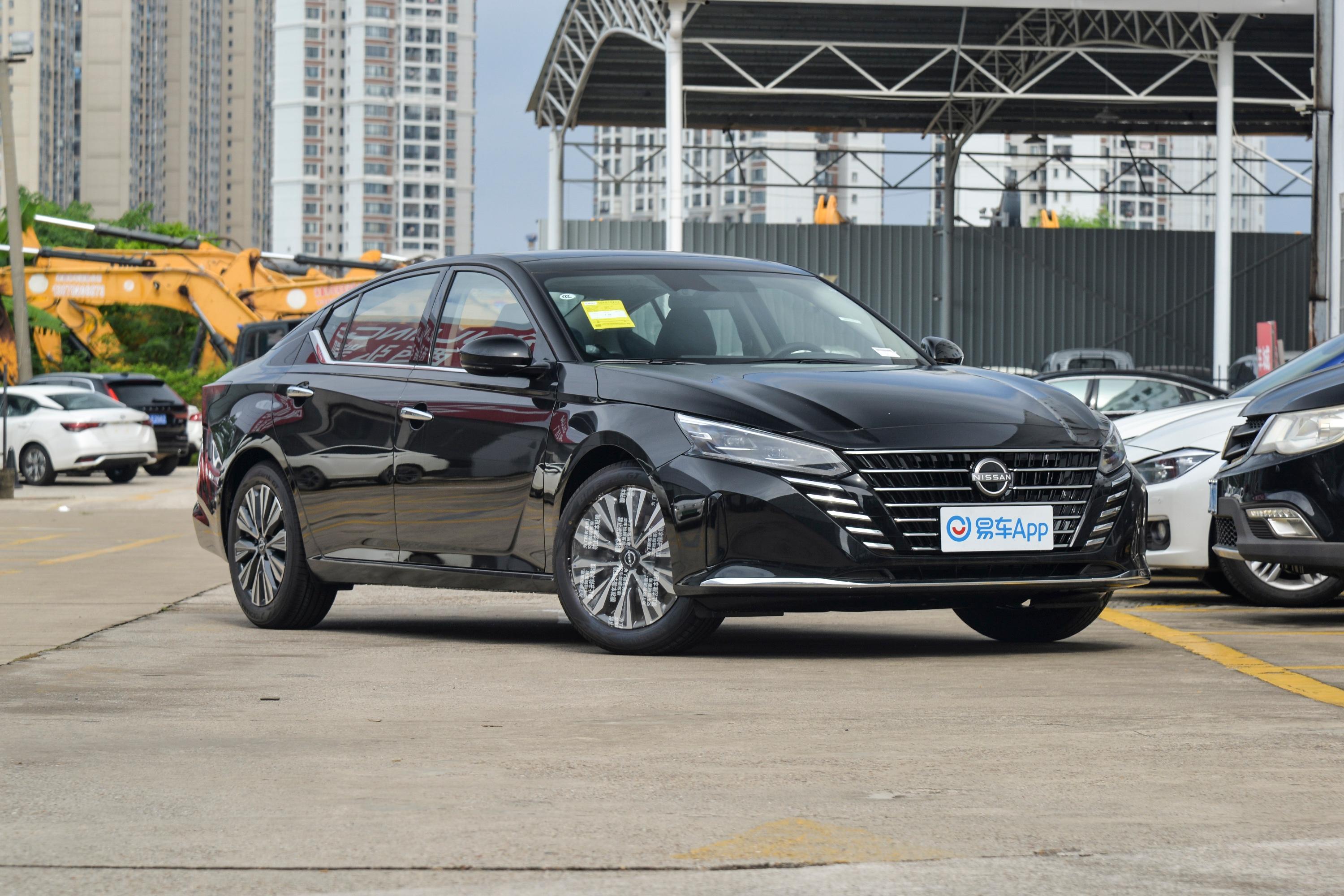 【天籁2.0L XL-TLS 悦享版侧前45度车头向右水平图片-汽车图片大全】-易车