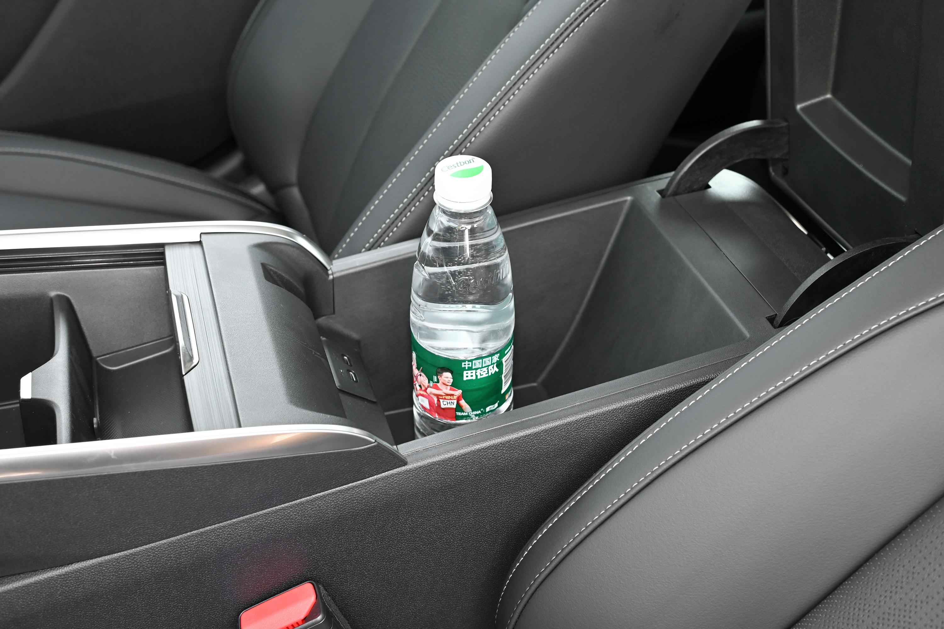 【君越改款 25T 越行版前排扶手箱储物格图片-汽车图片大全】-易车