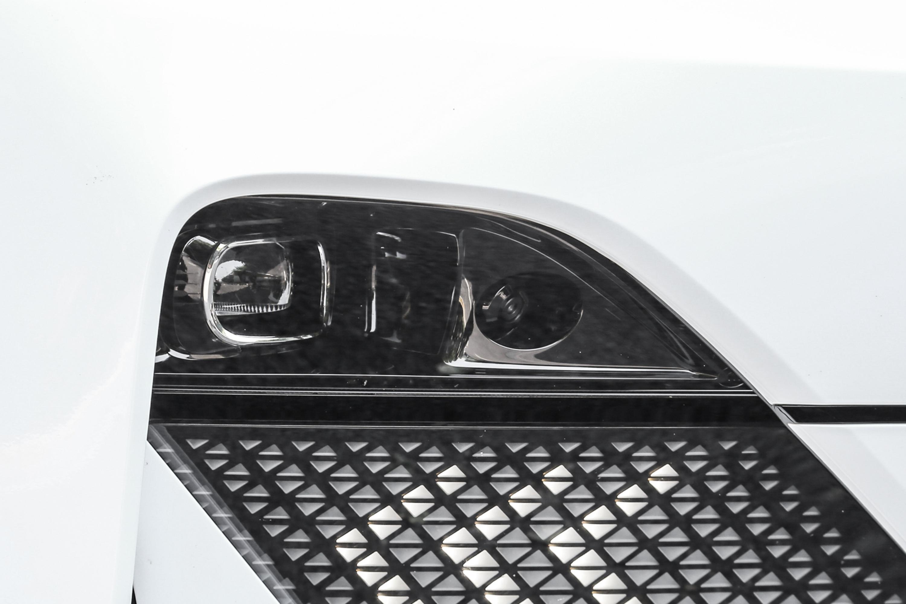 【深蓝SL03纯电版 515km Max大灯侧45度俯拍图片-汽车图片大全】-易车