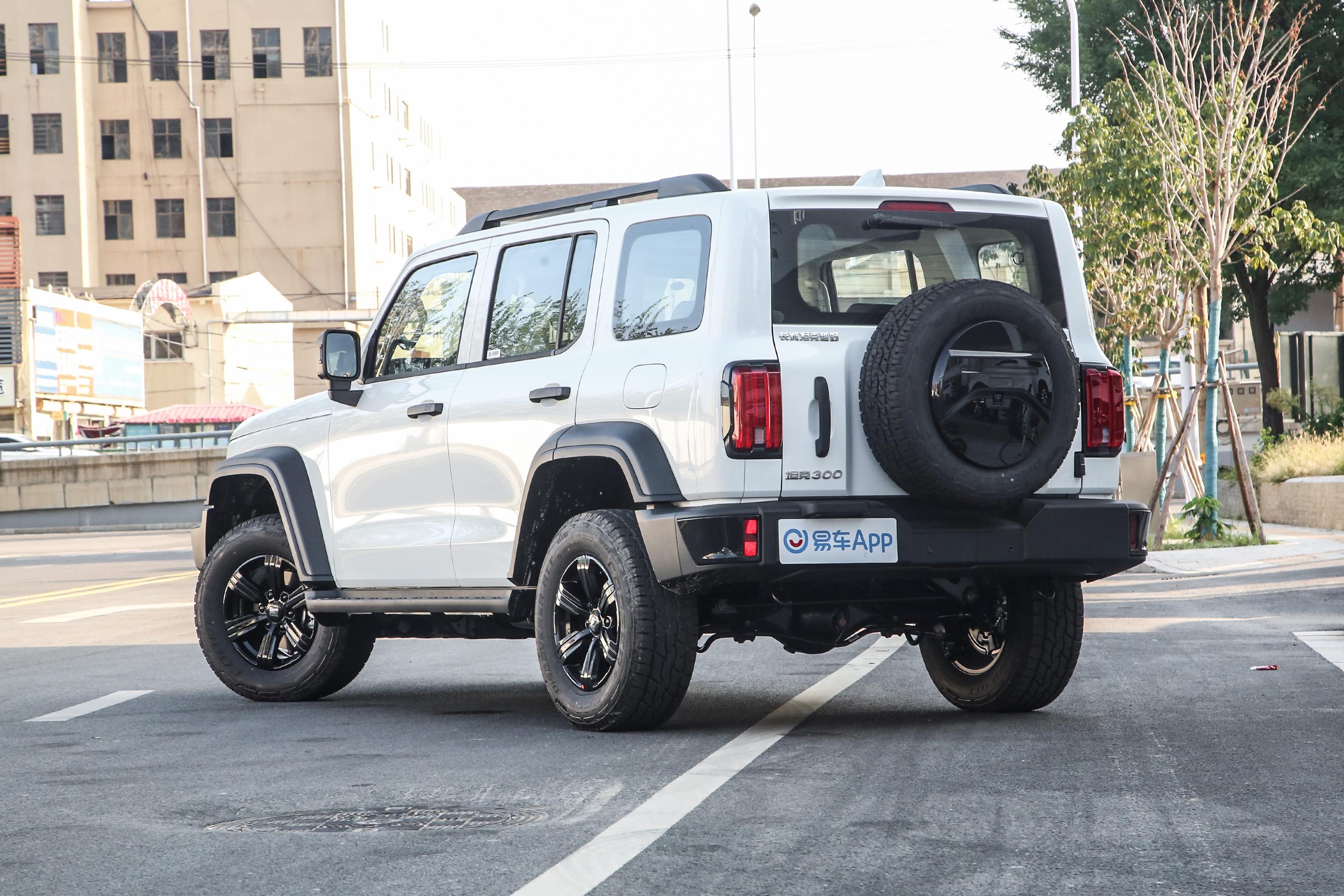 【坦克3002.0T 征服者侧后45度车头向左水平图片-汽车图片大全】-易车