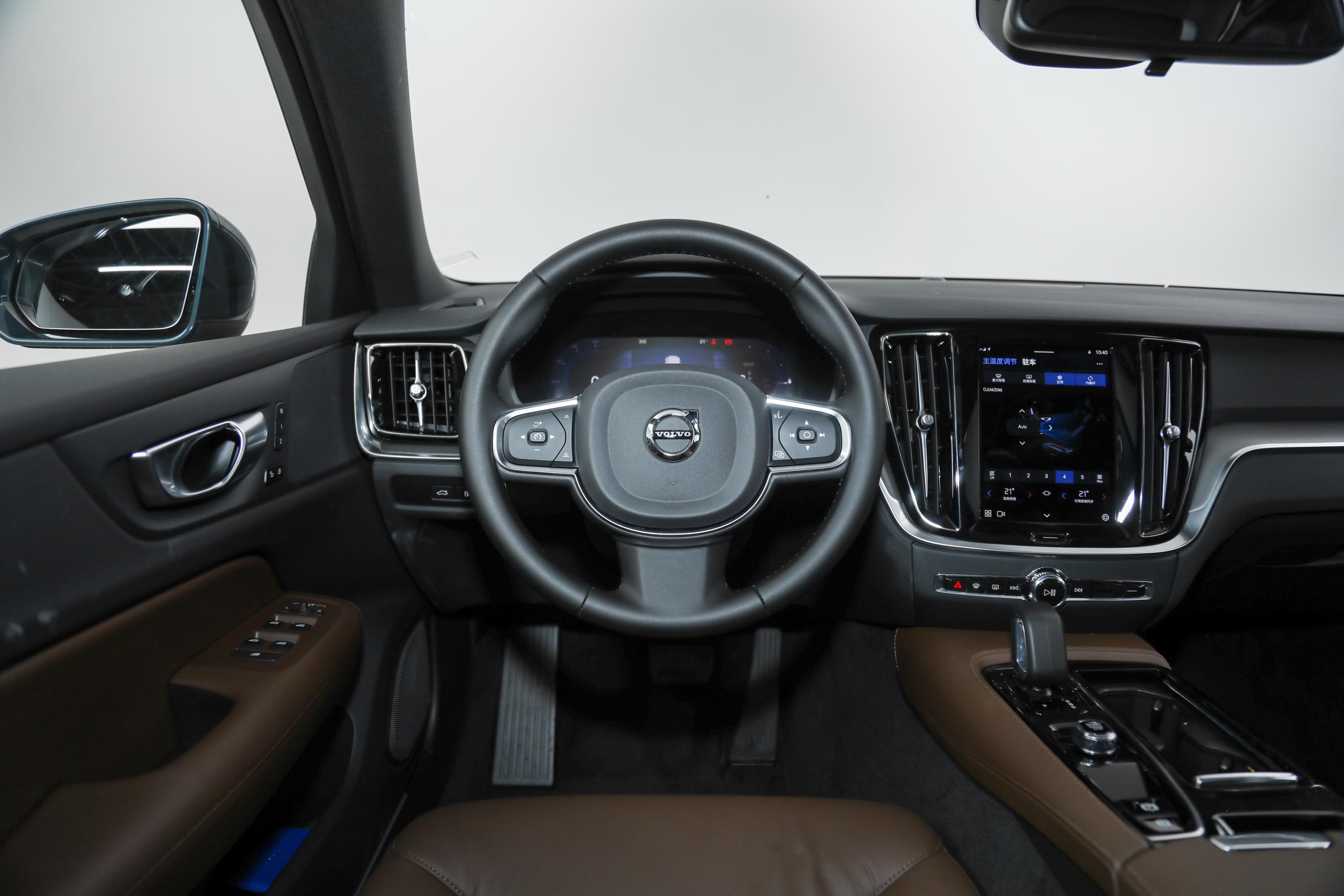 【沃尔沃S60 插电混动2.0T 84km 四驱智逸豪华版驾驶位区域图片-汽车图片大全】-易车