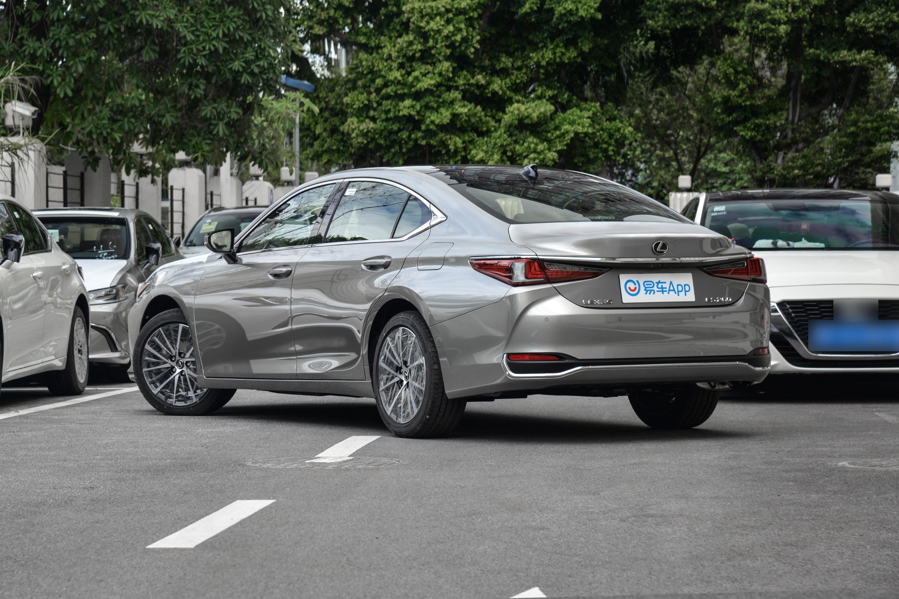 【雷克萨斯ES260 尊享版侧后45度车头向左水平图片-汽车图片大全】-易车