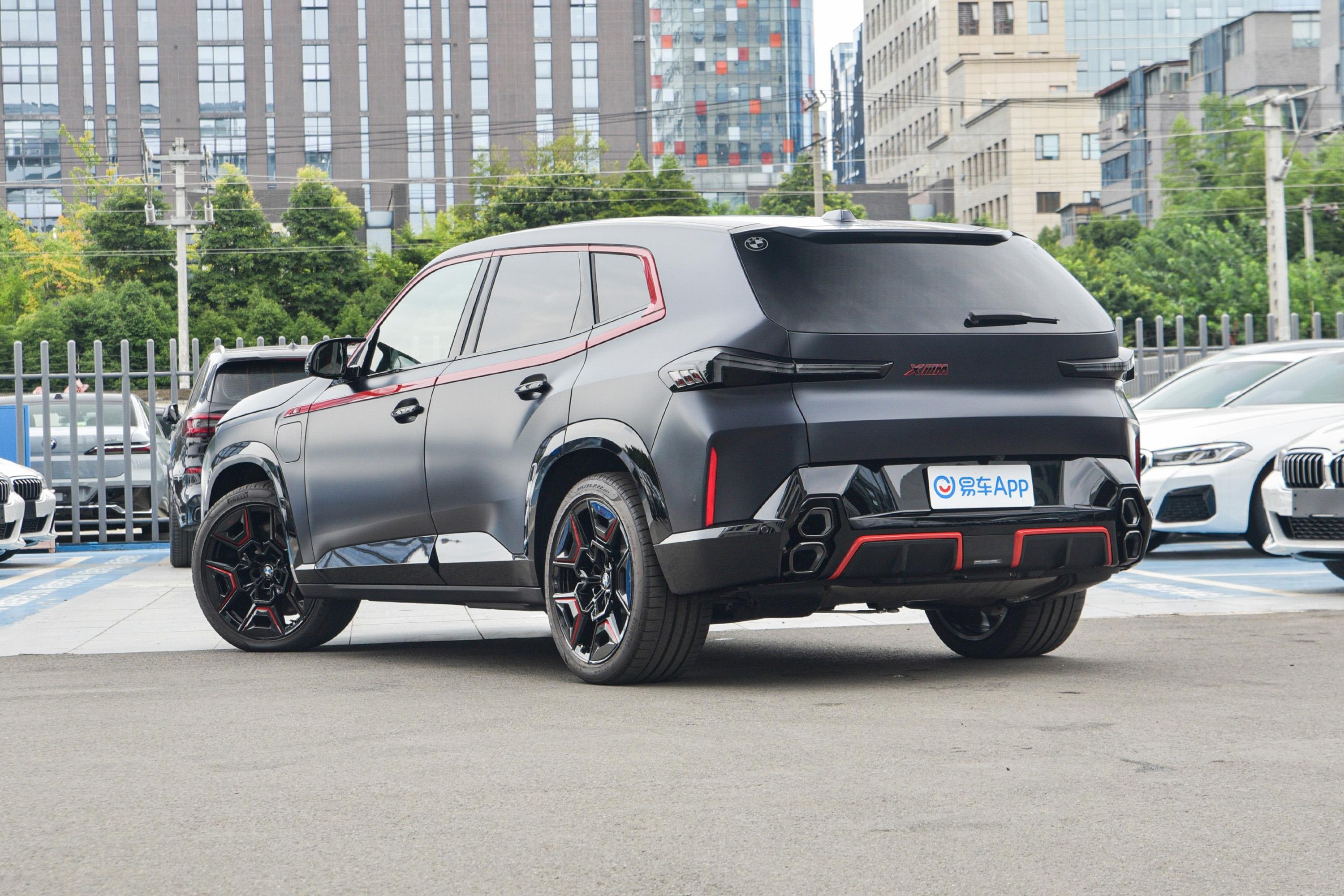 【宝马XM4.4T 78km Label Red限量版侧后45度车头向左水平图片-汽车图片大全】-易车