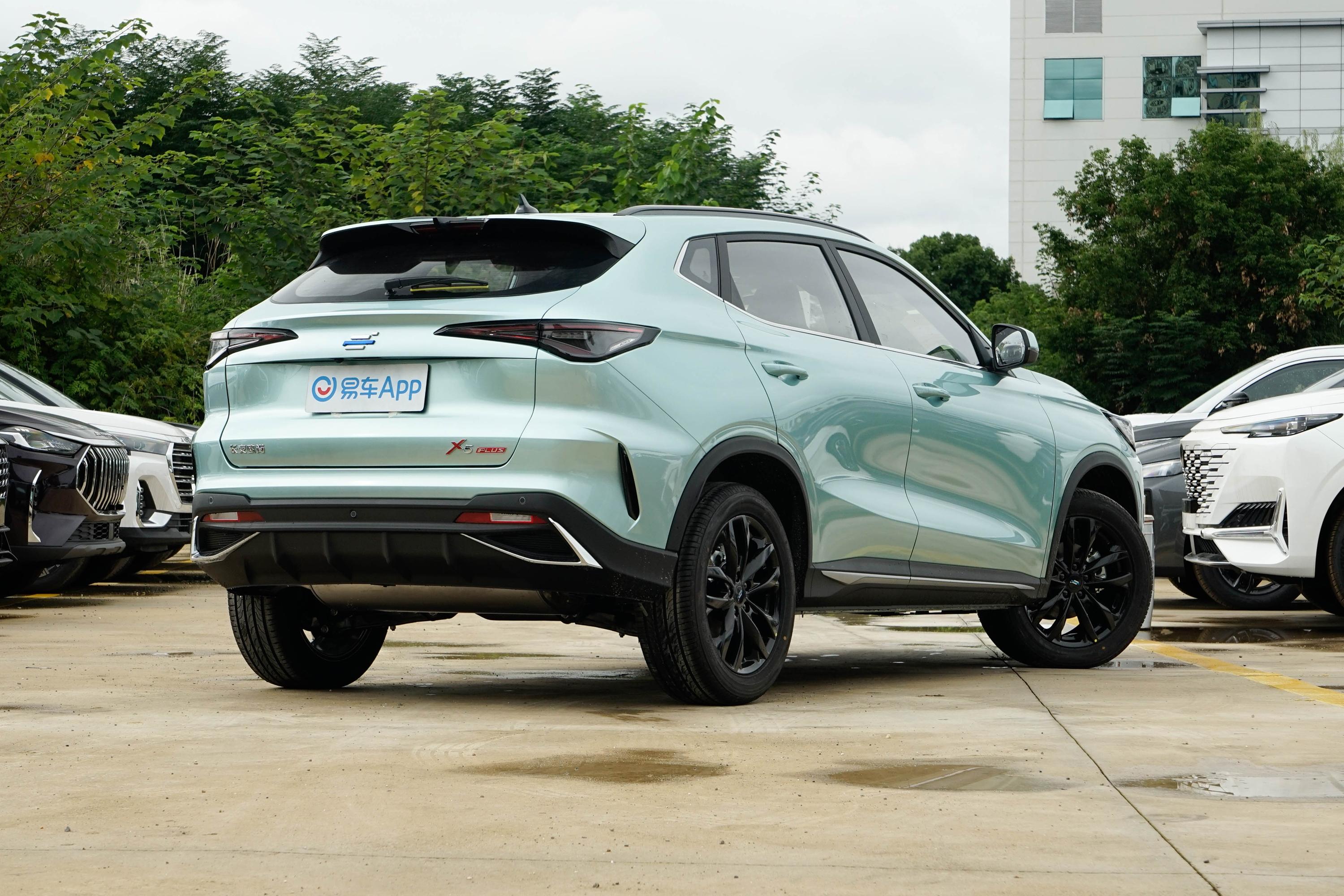 【长安欧尚X5 PLUS1.5T 先锋型律动版侧后45度车头向右水平图片-汽车图片大全】-易车