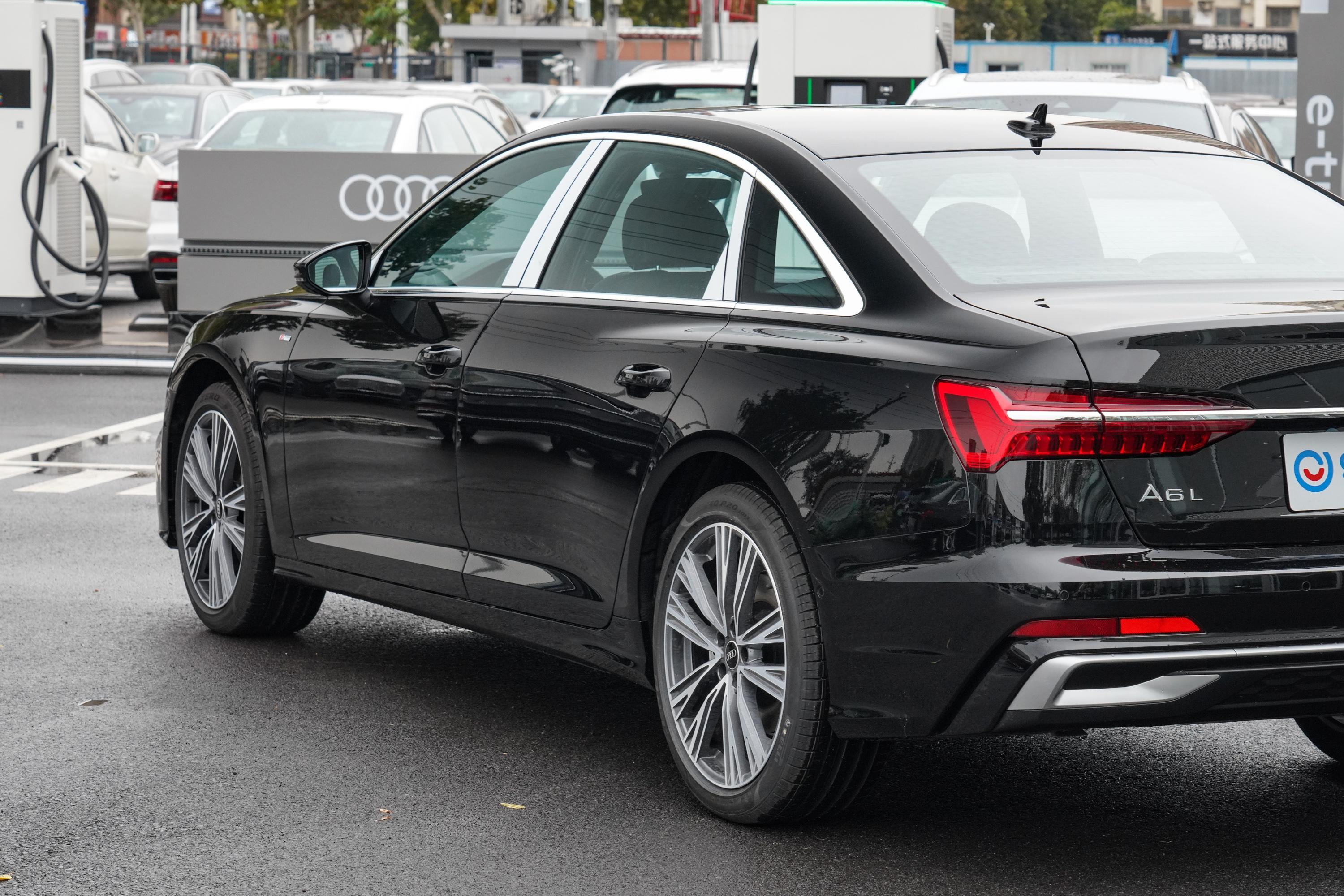 【奥迪A6L45 TFSI quattro 臻选动感型外观细节图片-汽车图片大全】-易车