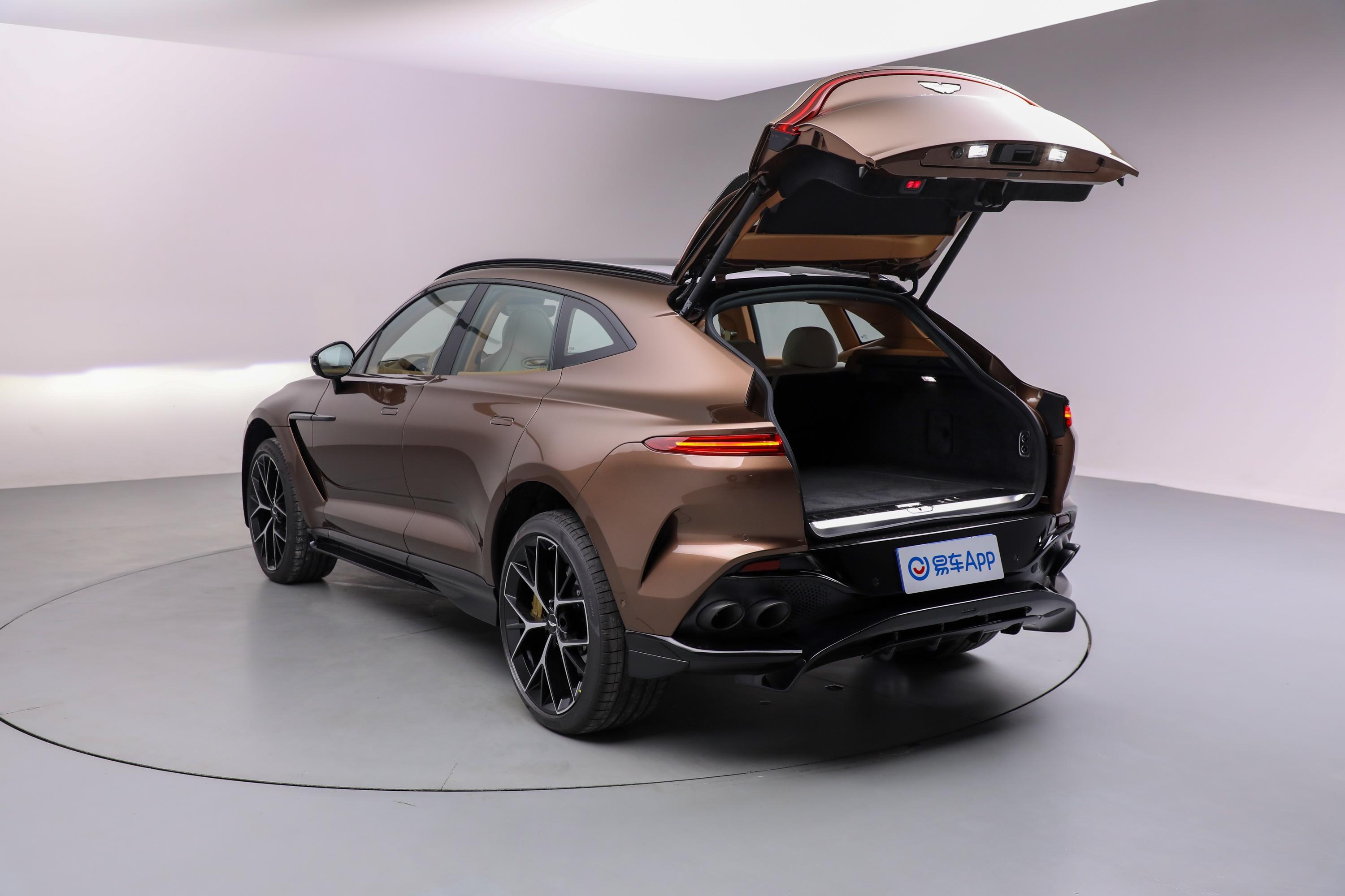 【阿斯顿·马丁DBX4.0T V8 707后备厢开启45度侧拍图片-汽车图片大全】-易车